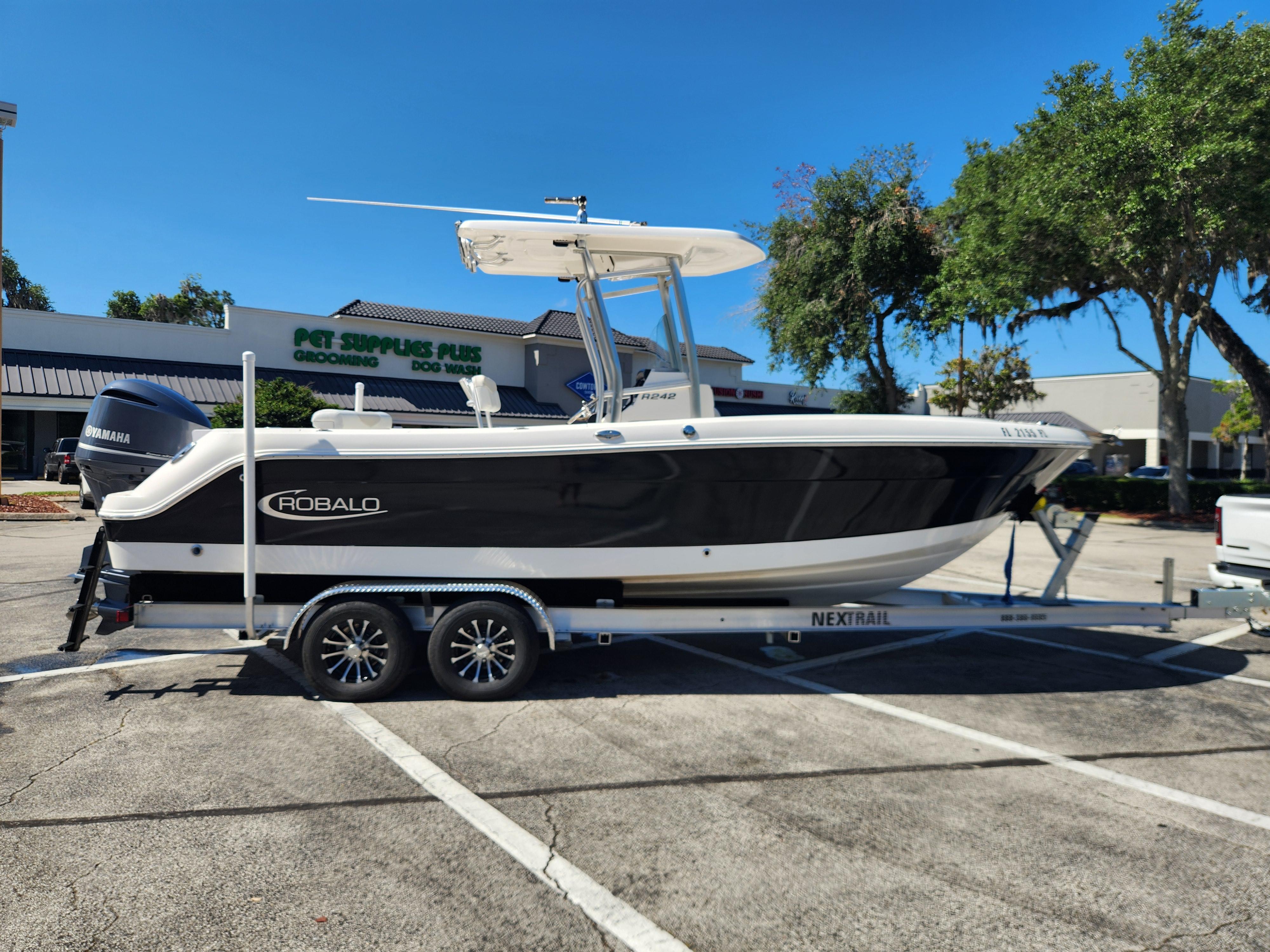 Robalo R242 Center Console boats for sale | YachtWorld