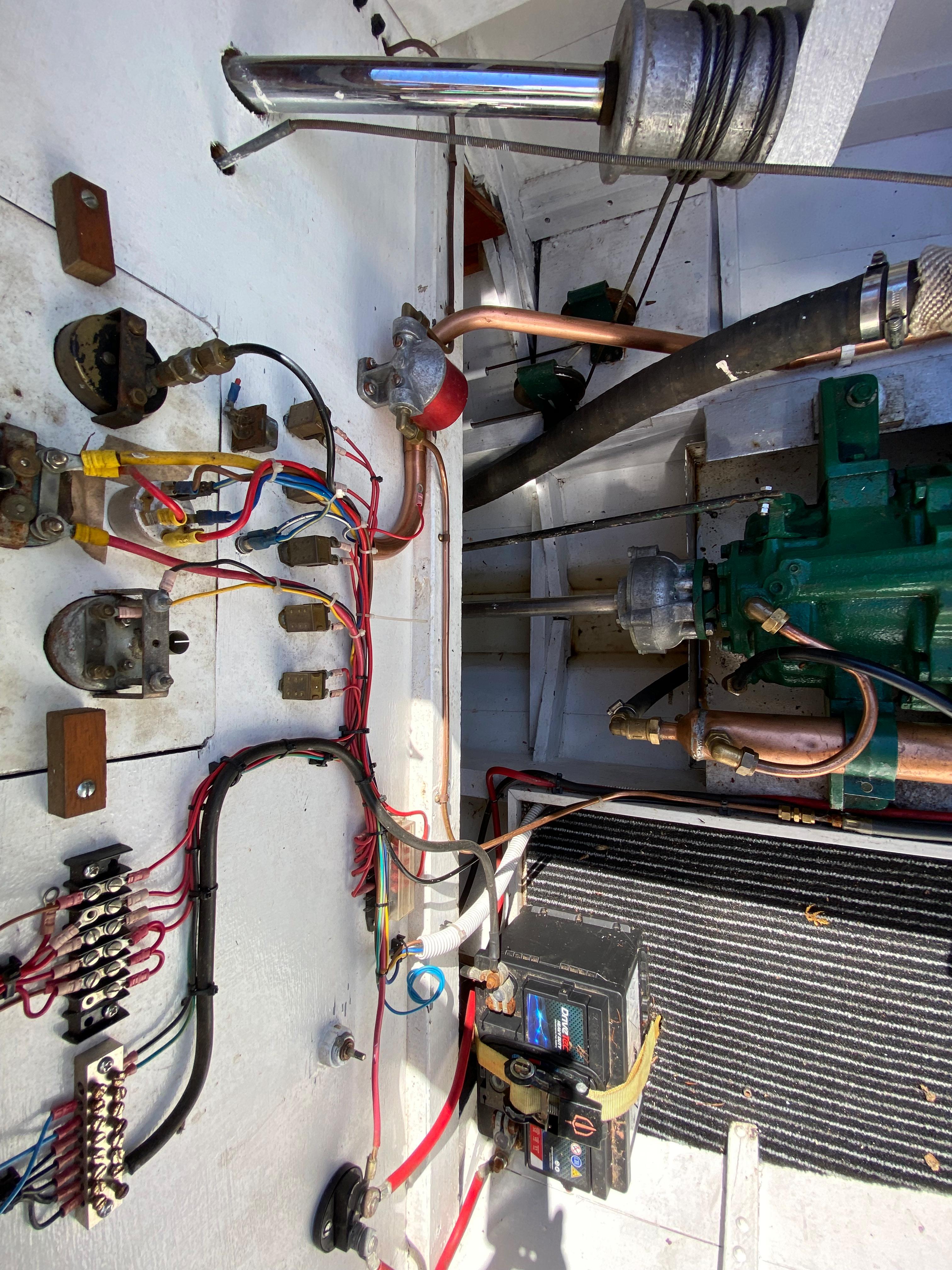 1960 Andrews 30ft Slipper Launch Sloop for sale - YachtWorld