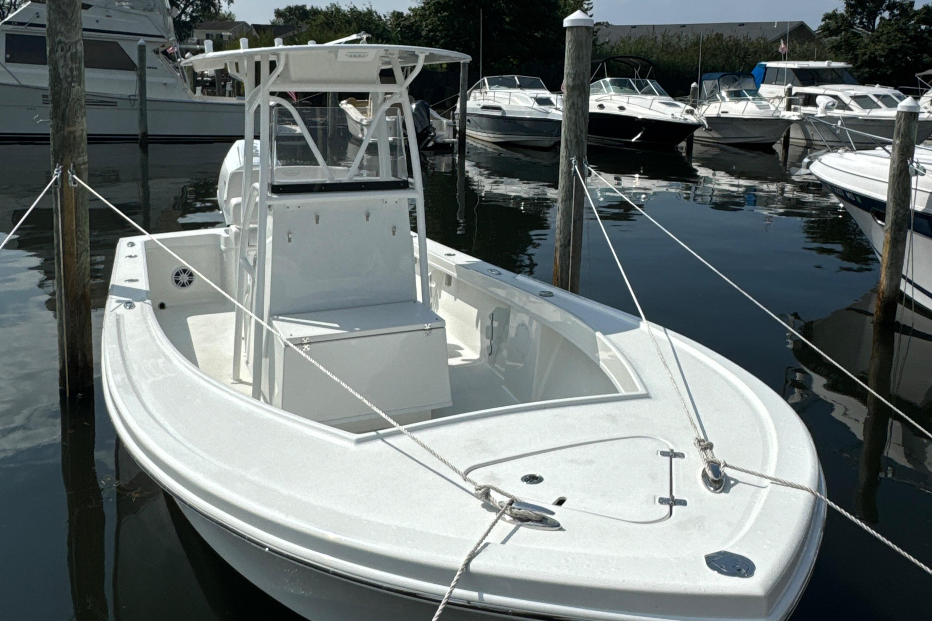 2025 Pair Customs 21 Center Console DV Keskipulpetti myytävät - YachtWorld