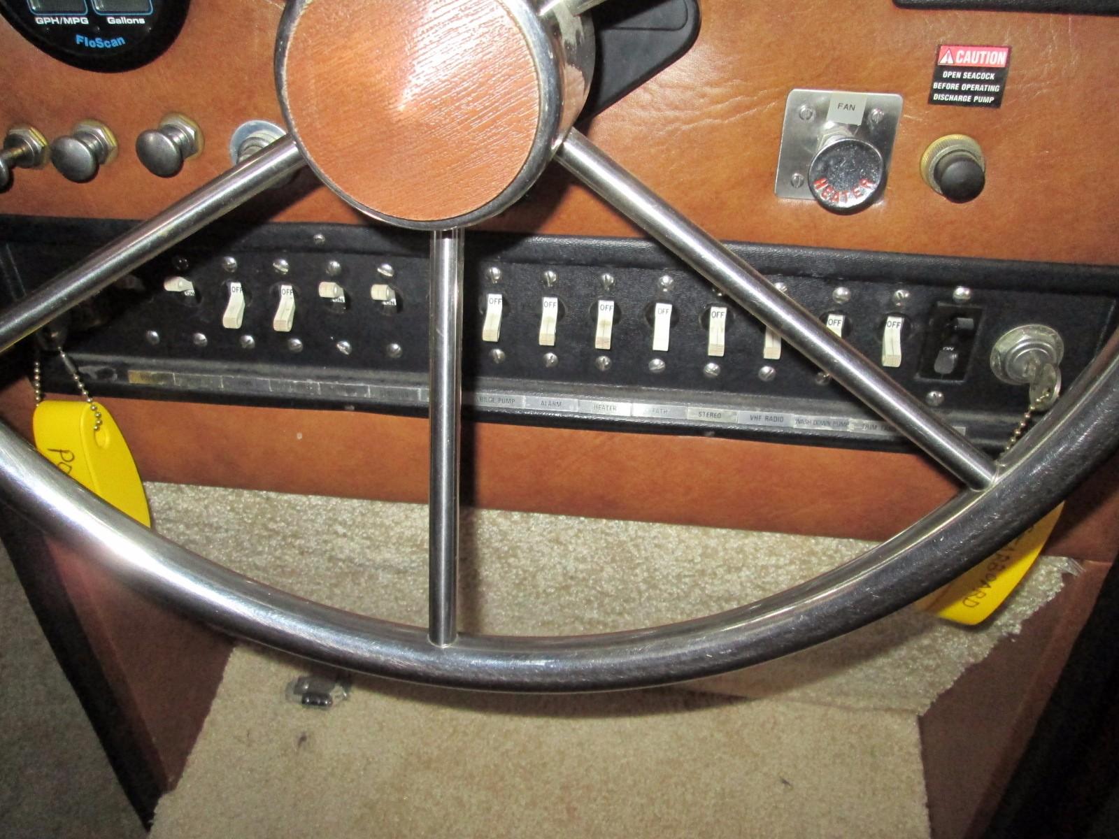 1977 Uniflite Bridge Cruiser Flybridge for sale - YachtWorld