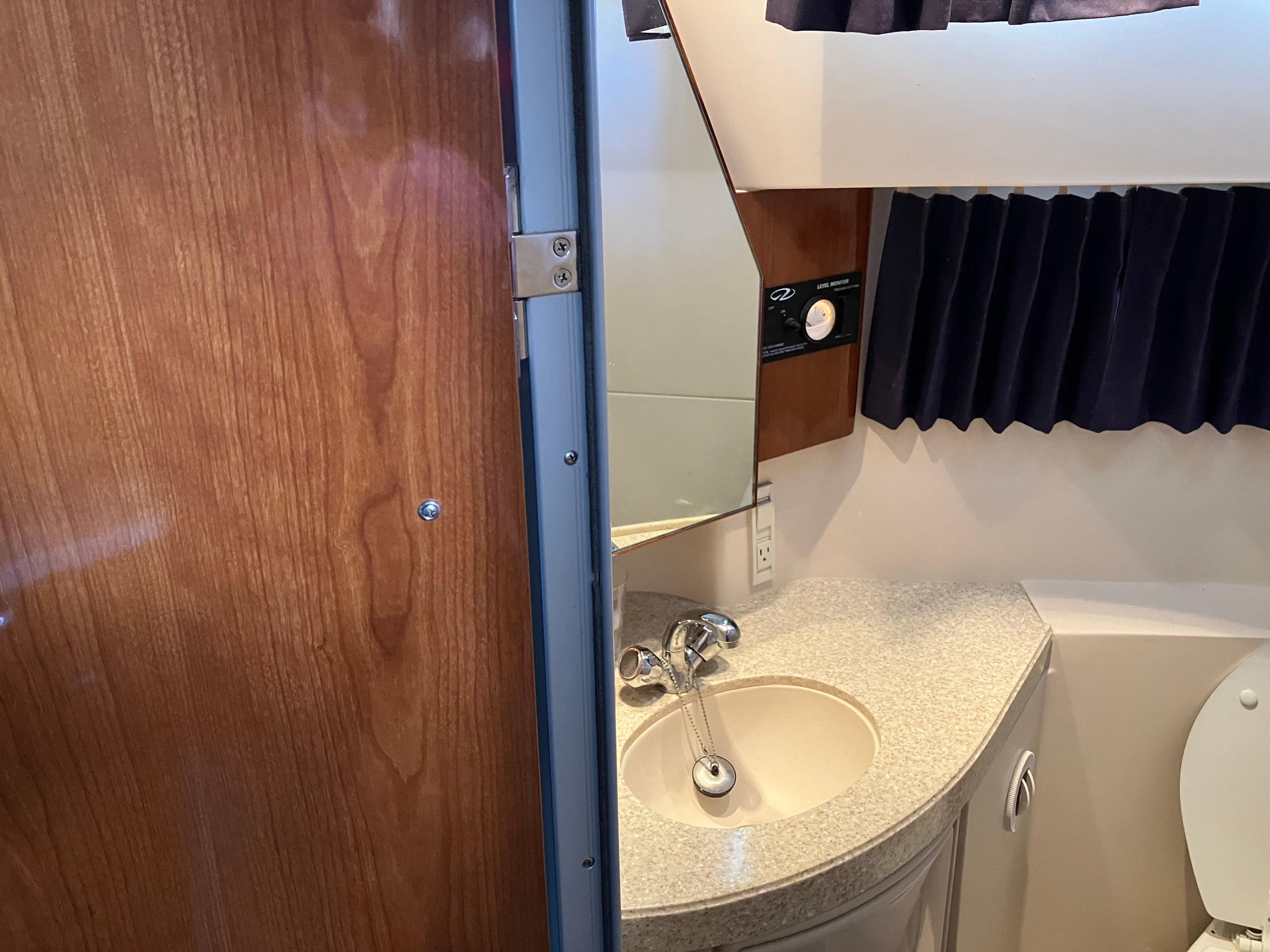 2006 Regal 3060 Window Express Cruiser for sale - YachtWorld