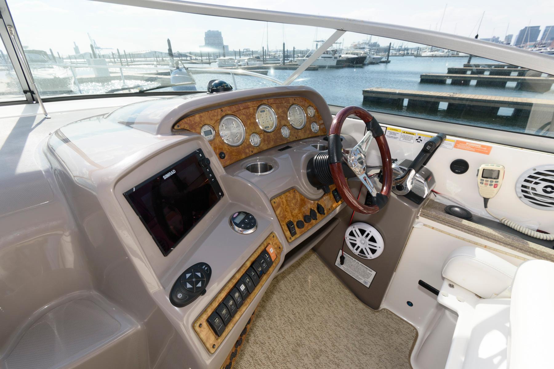2008 Rinker 350 Express Cruiser Cruiser for sale - YachtWorld