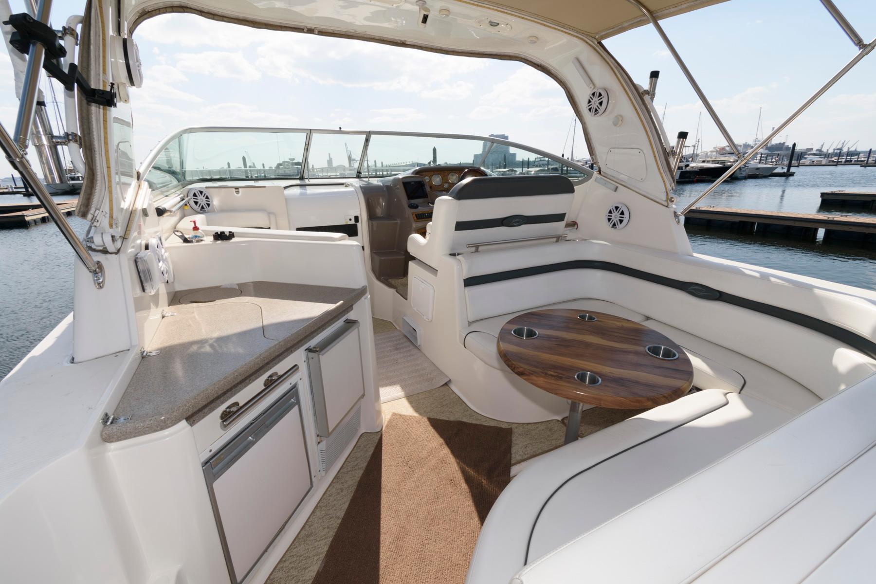 2008 Rinker 350 Express Cruiser Cruiser for sale - YachtWorld