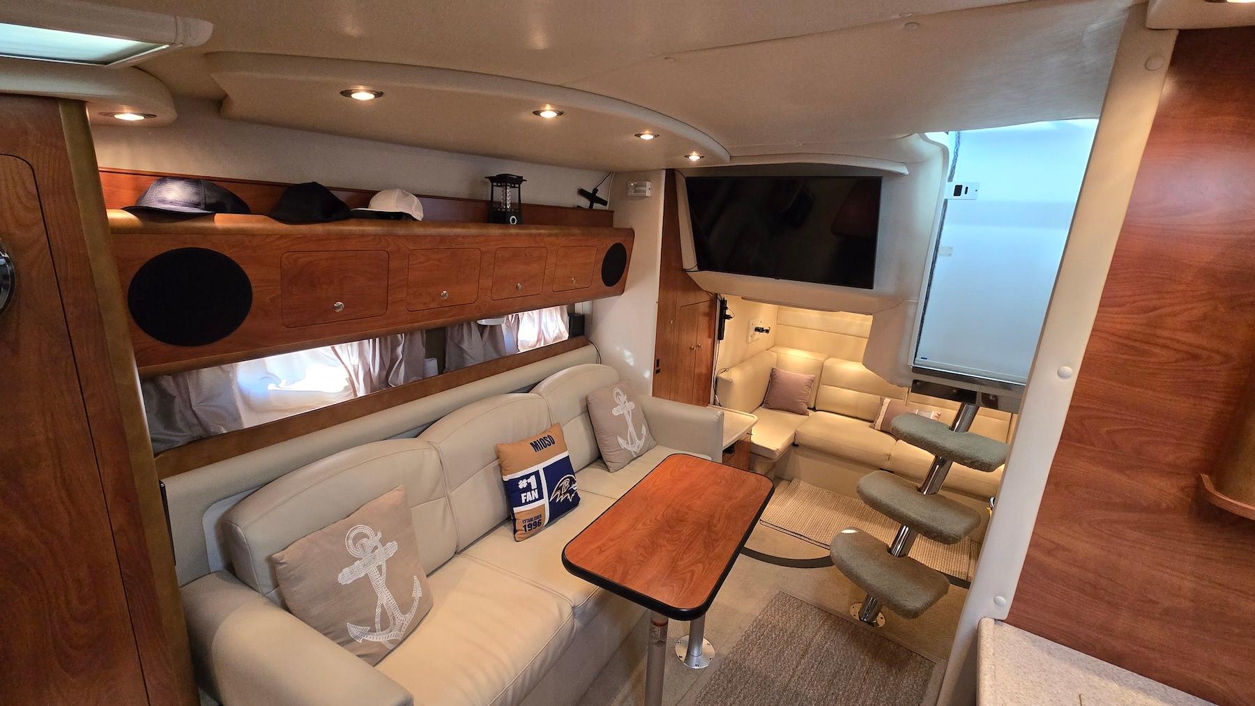 2008 Rinker 350 Express Cruiser Cruiser for sale - YachtWorld