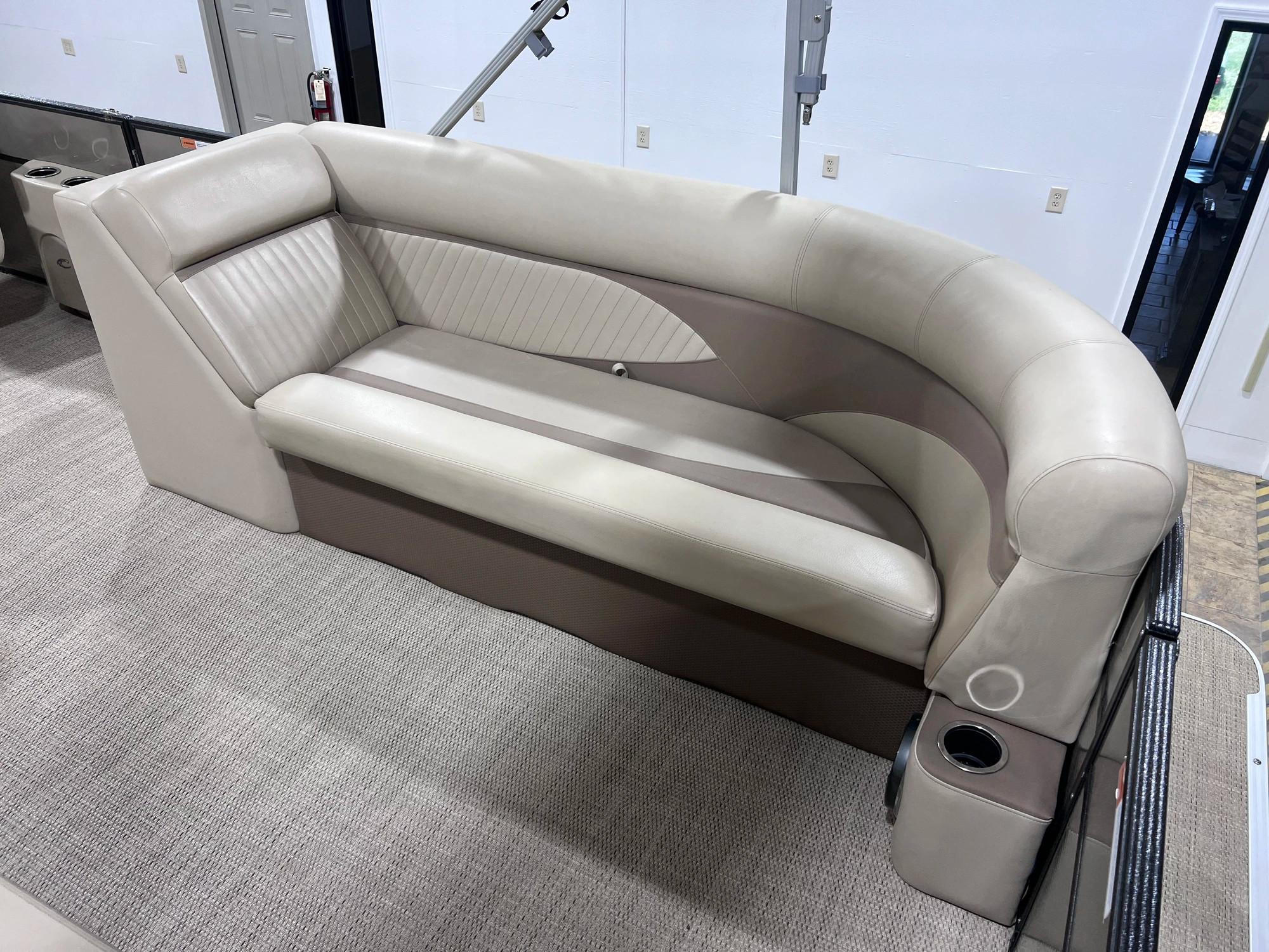 2017 Crest SERIES II 250 SLC CPT Pontoon for sale - YachtWorld