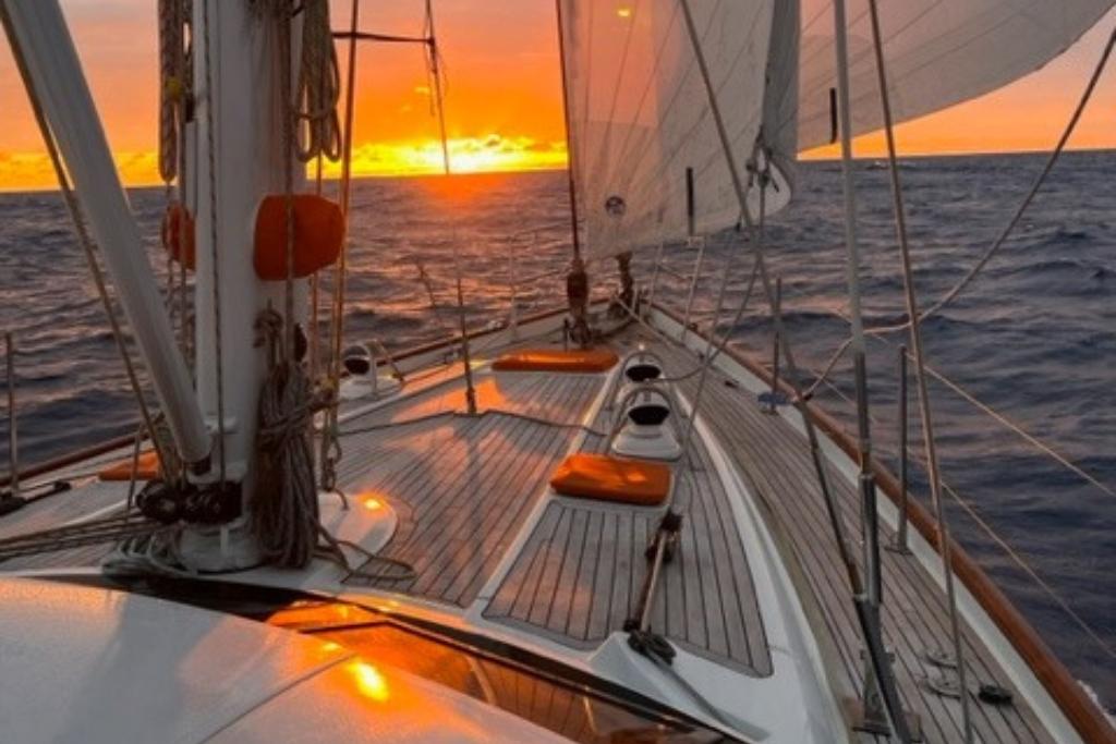 2008 Oyster 56 Cruiser for sale - YachtWorld