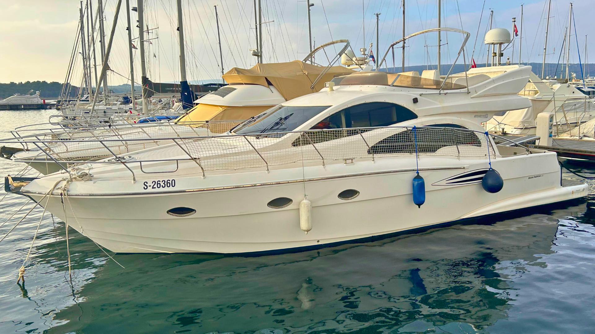 Used 2004 Astondoa AS 43 GLX | Youboat
