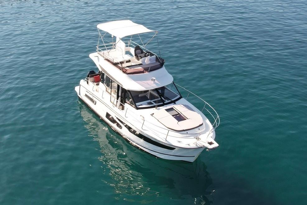 Occasion 2020 Jeanneau Merry Fisher 1095 FLY - Var ( 83 ) | YachtFocus