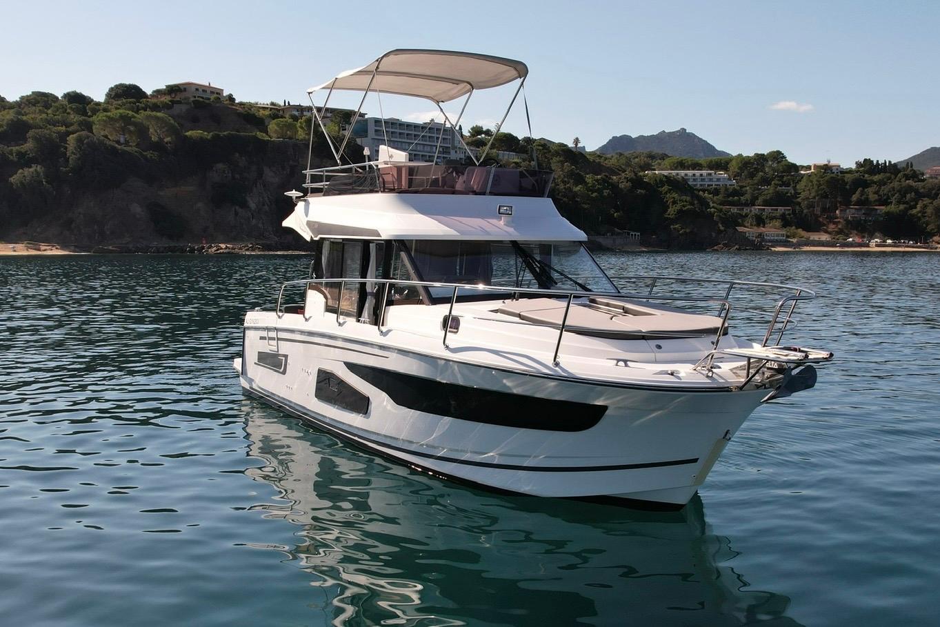 Occasion 2020 Jeanneau Merry Fisher 1095 FLY - Var ( 83 ) | YachtFocus