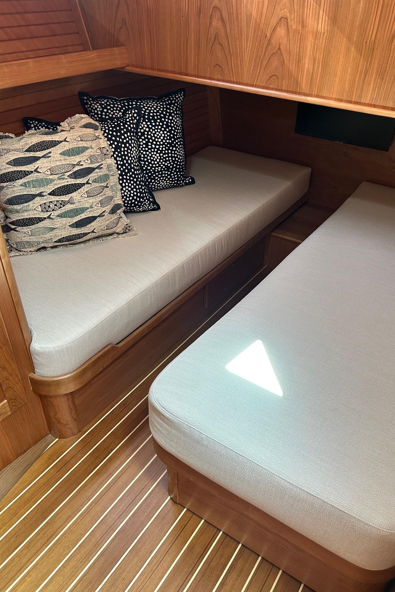 2024 Sabre 45 Salon Express Motor Yachts for sale - YachtWorld