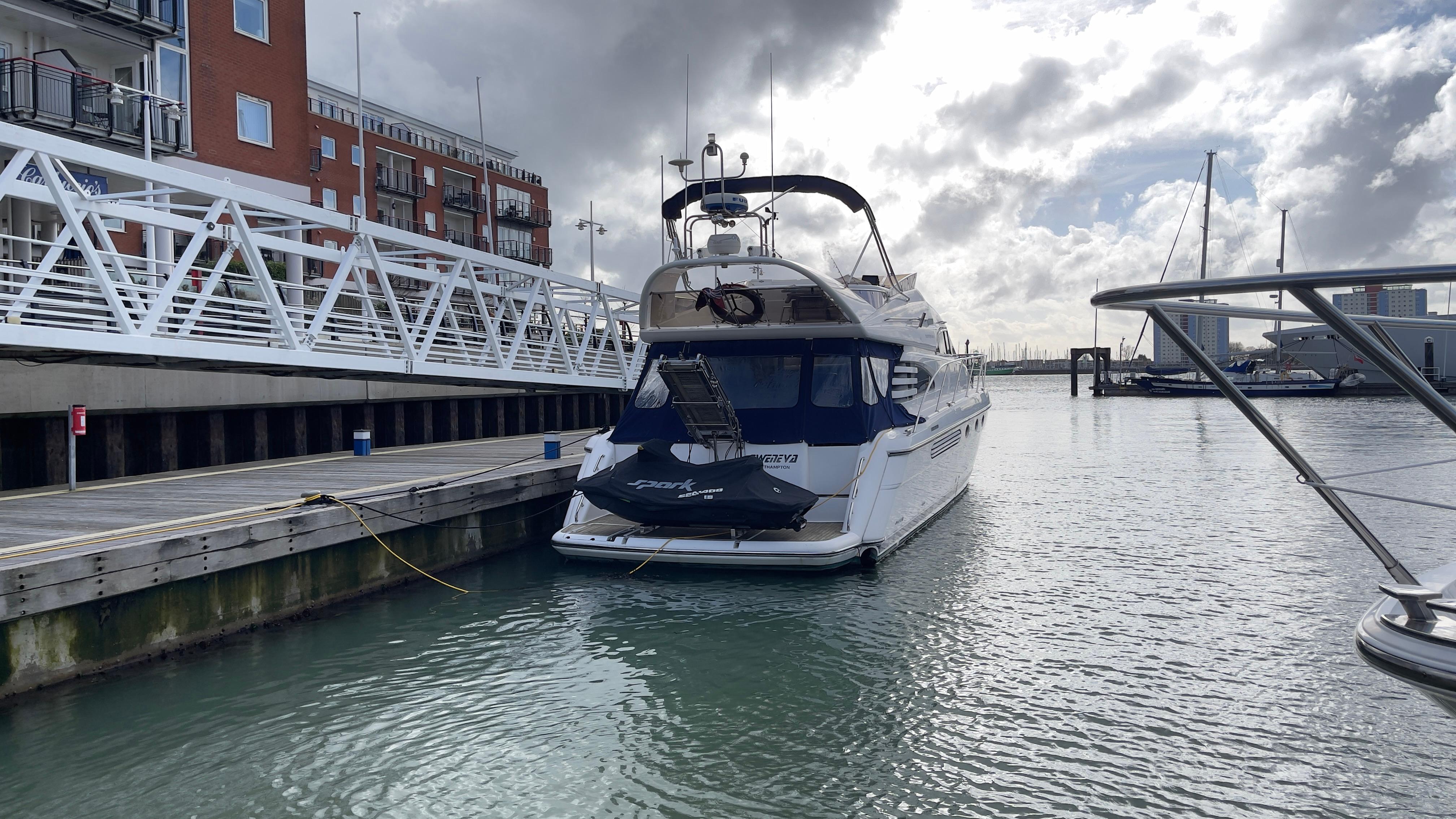 1998 Fairline Squadron 55 Flybridge for sale - YachtWorld