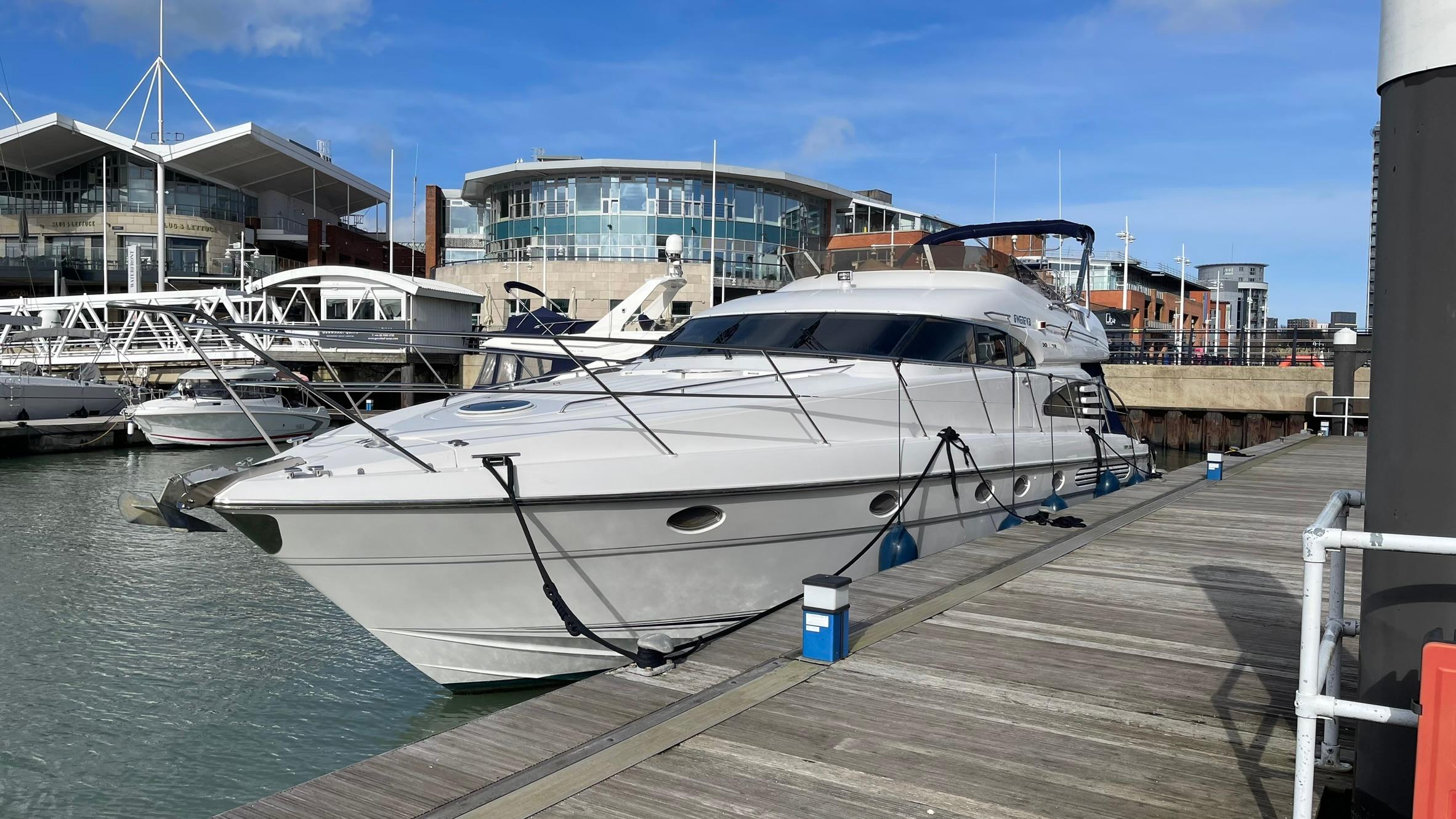 1998 Fairline Squadron 55 Flybridge for sale - YachtWorld