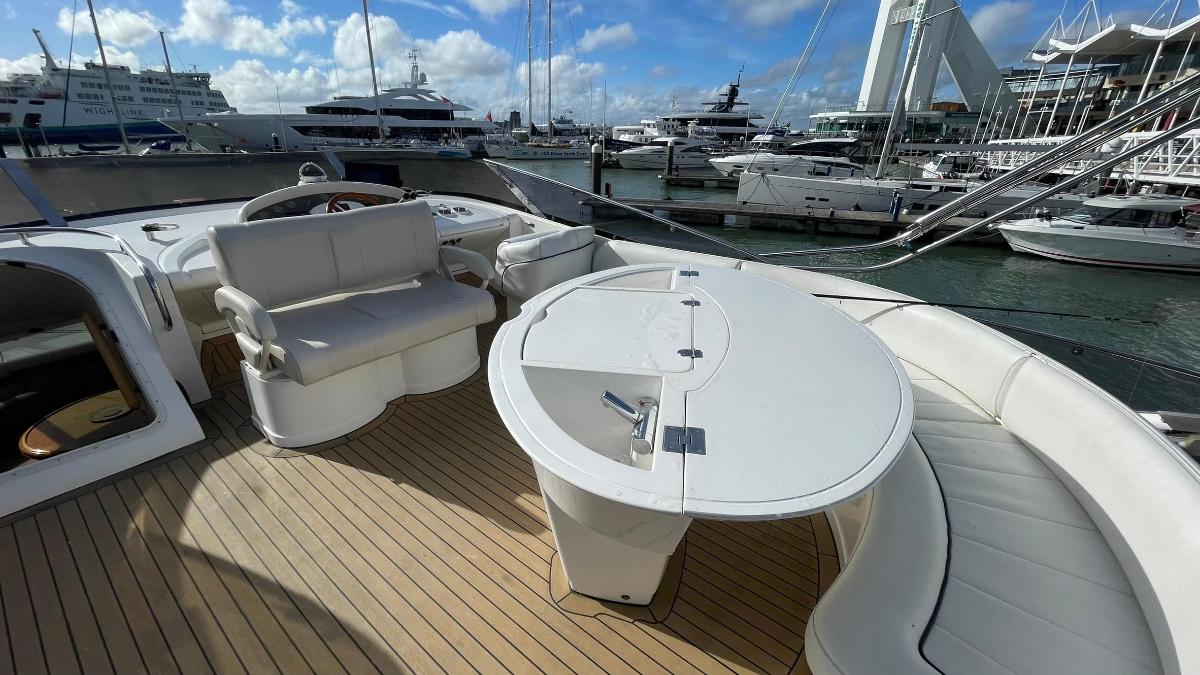 1998 Fairline Squadron 55 Flybridge for sale - YachtWorld