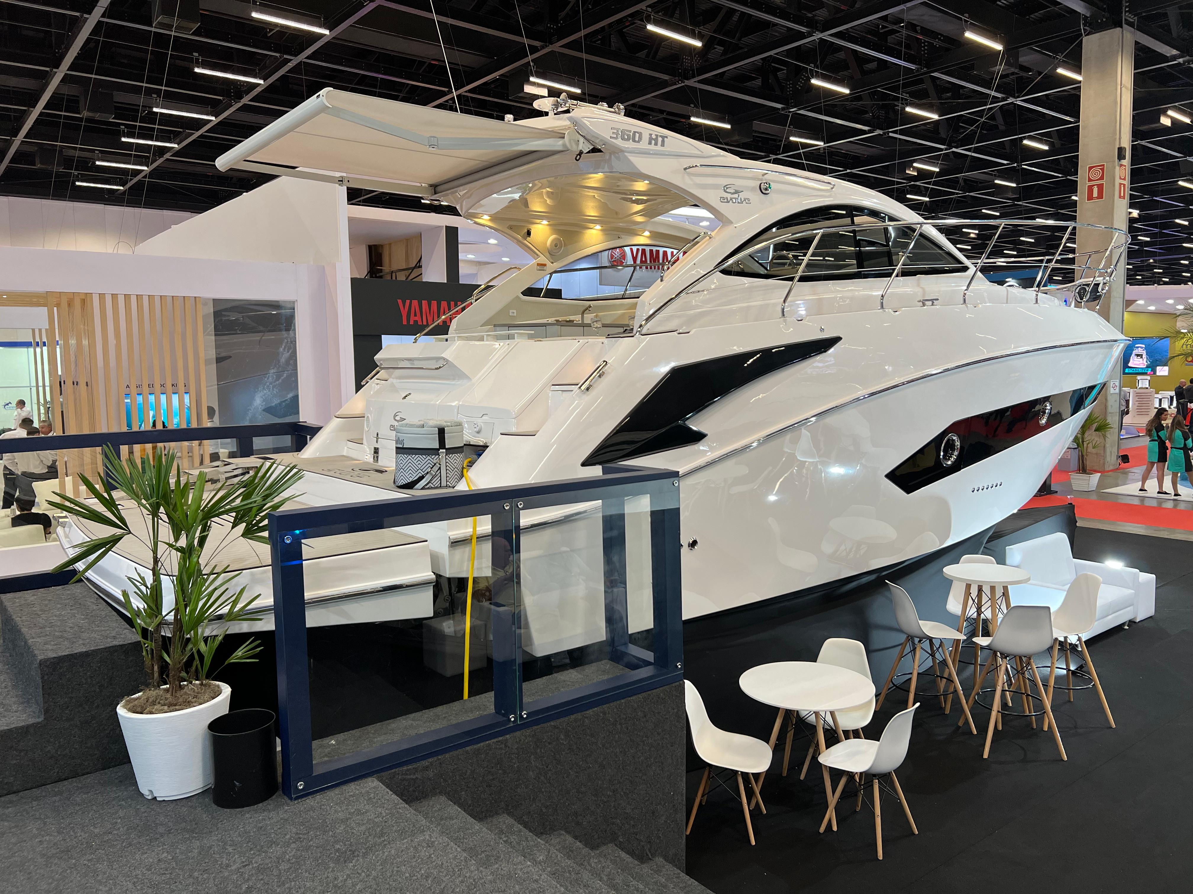 2024 Evolve 360HT Express Cruiser for sale - YachtWorld