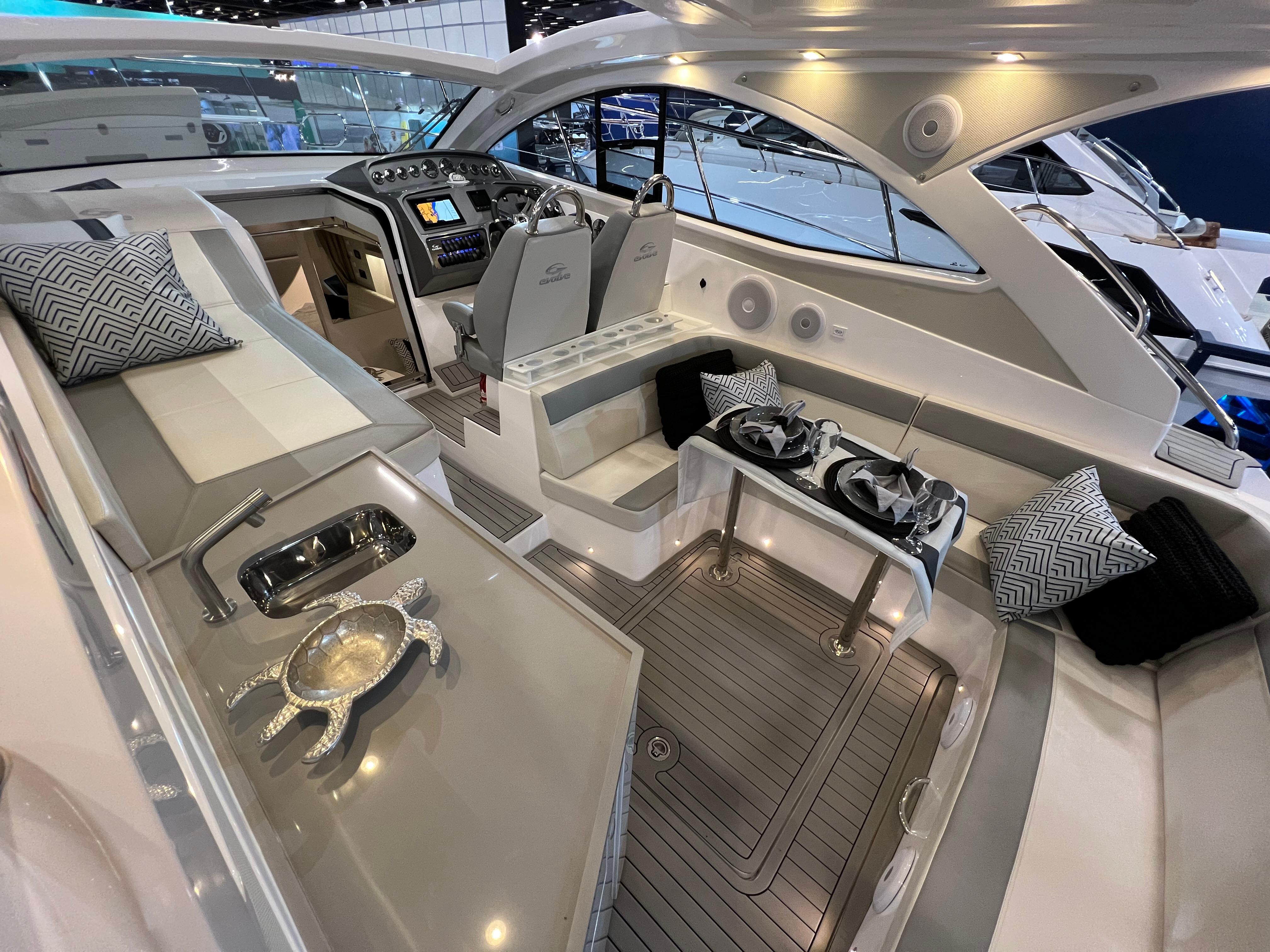 2024 Evolve 360HT Express Cruiser for sale - YachtWorld