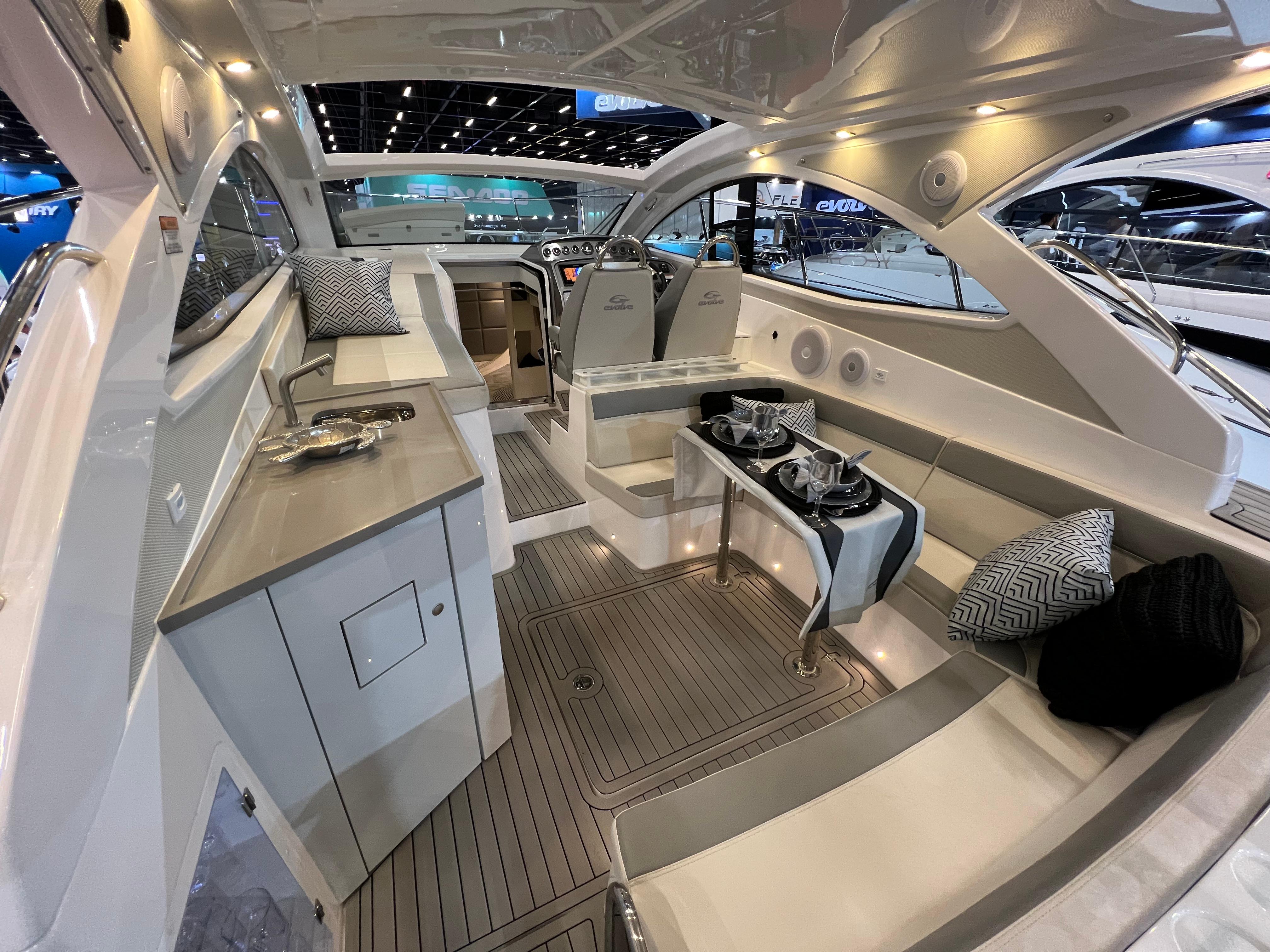 2024 Evolve 360HT Express Cruiser for sale - YachtWorld