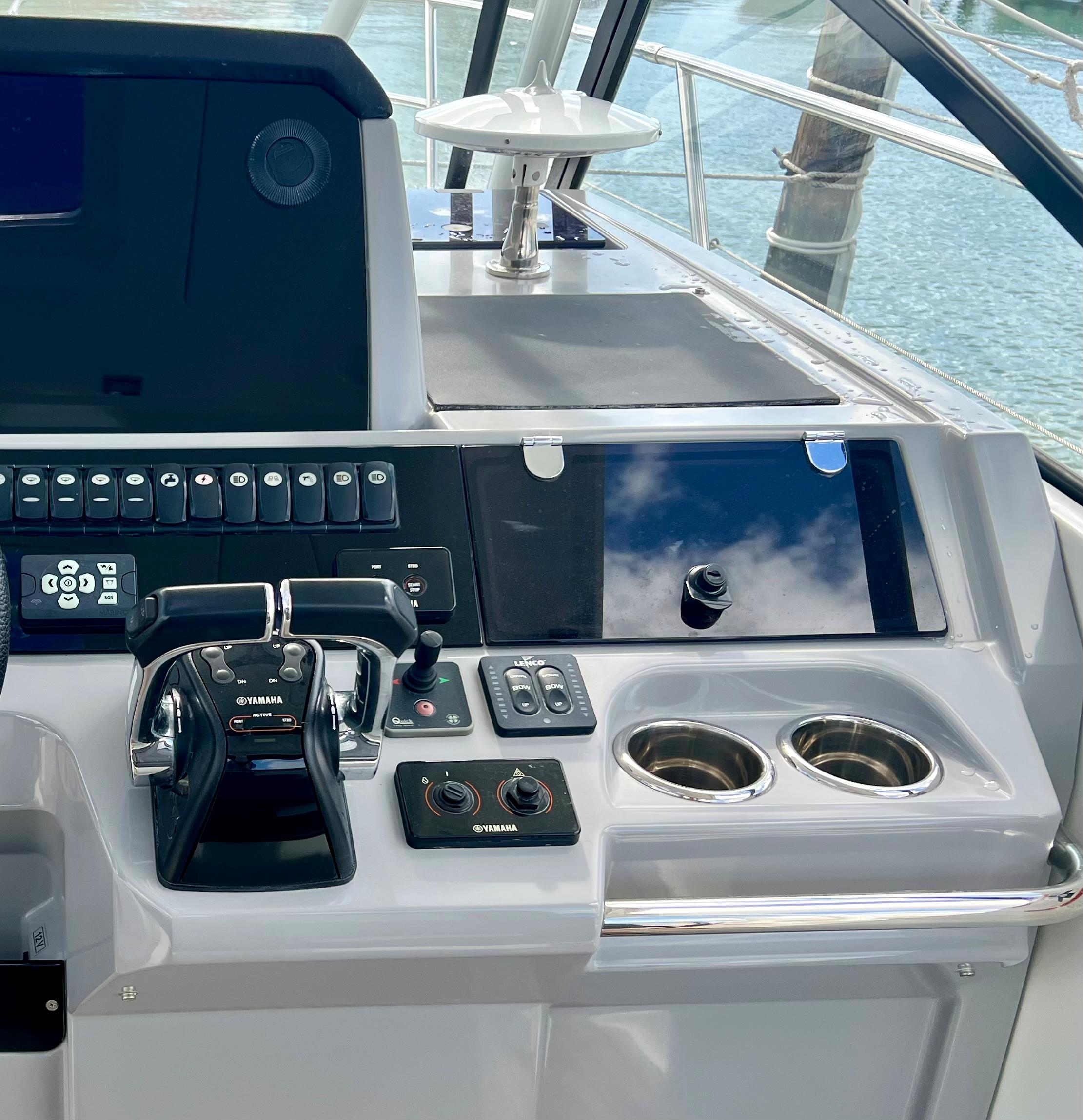 2020 Jeanneau Leader 10.5 Cuddy Cabin for sale - YachtWorld