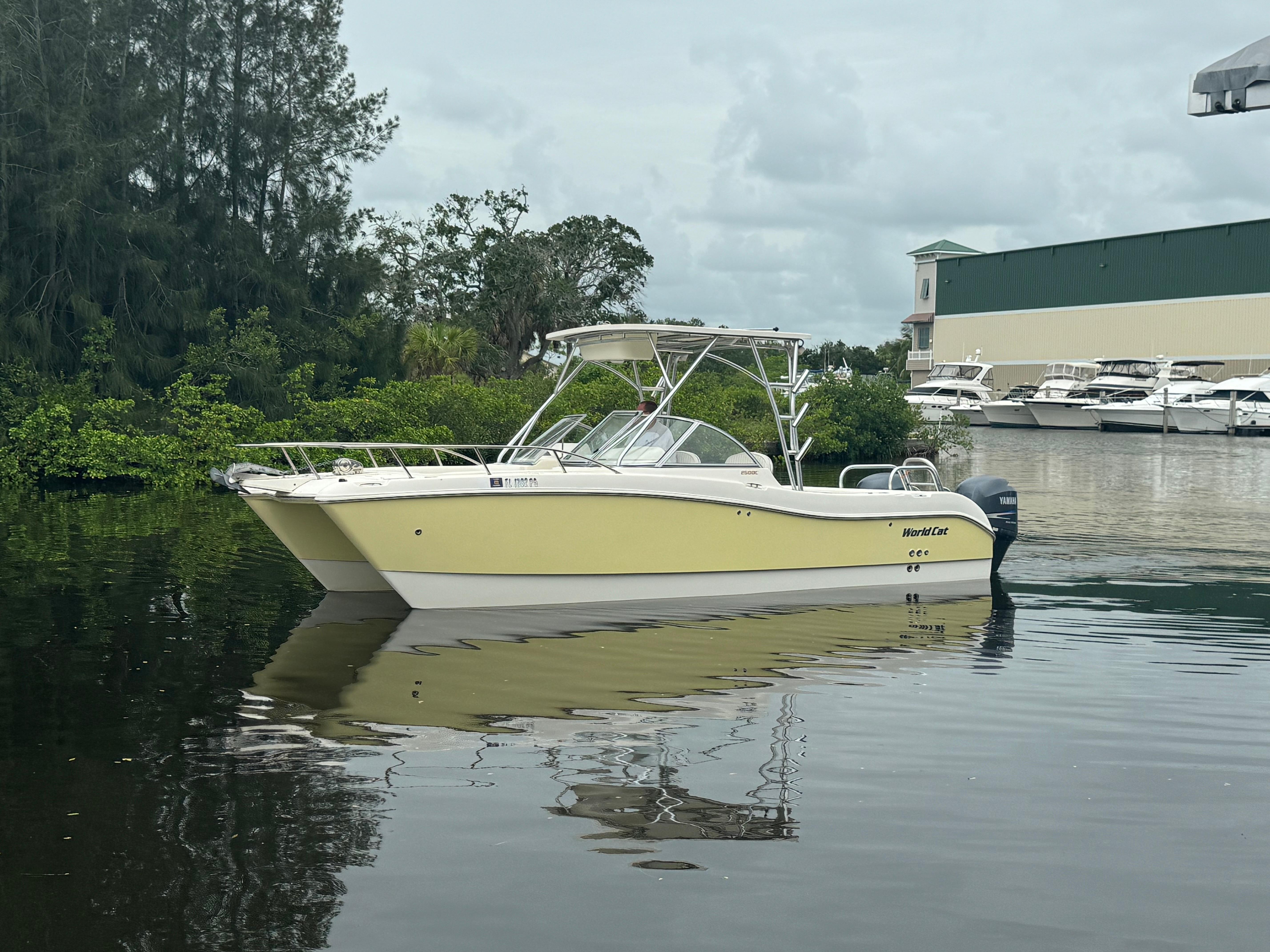 World Cat 250 DC Usado en Florida - Cosas de Barcos
