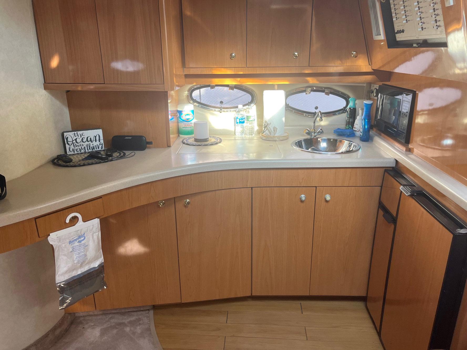 2001 Regal Commodore 4160 Motor Yachts for sale - YachtWorld