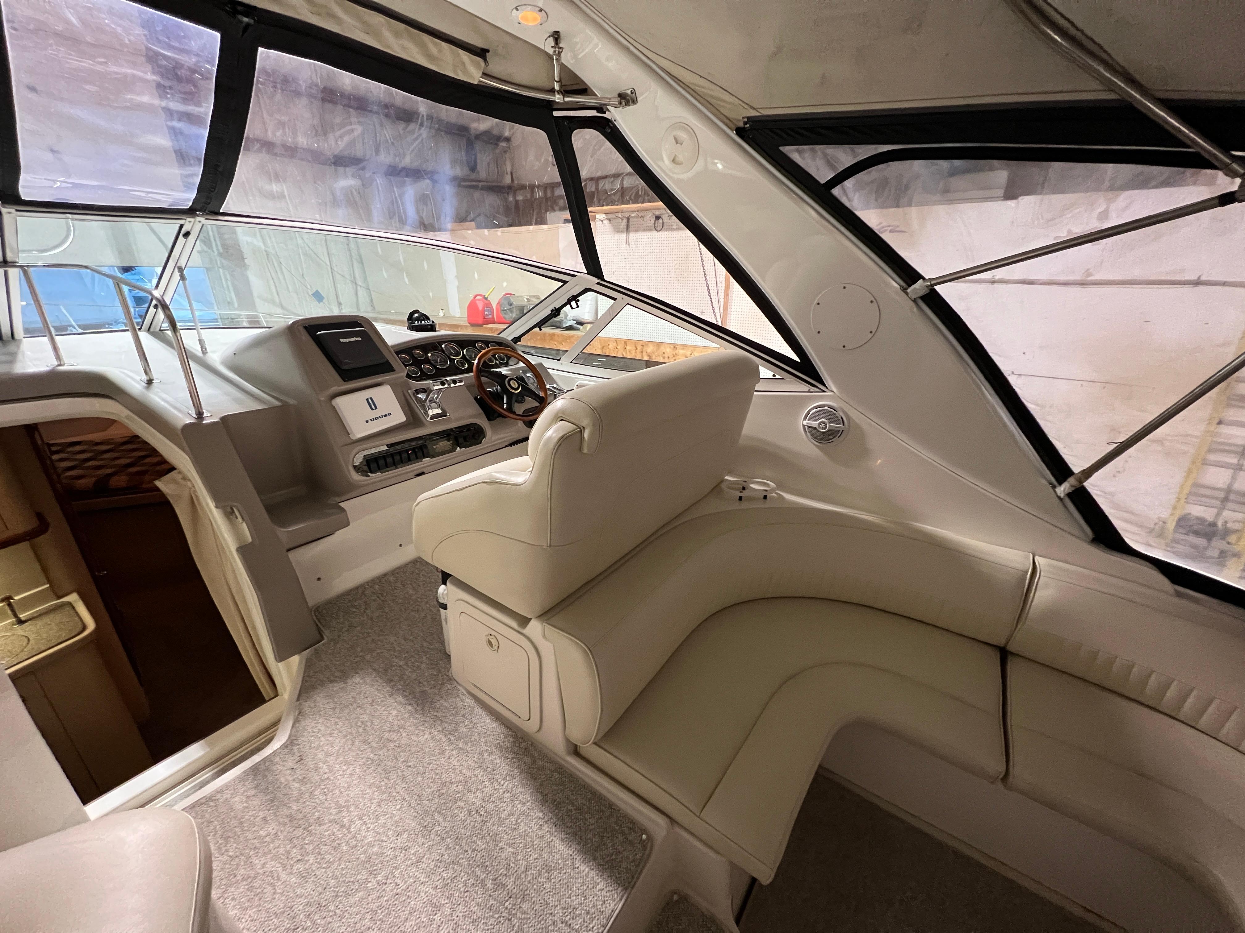 2001 Cruisers Yachts 3470 Express Cruiser for sale - YachtWorld