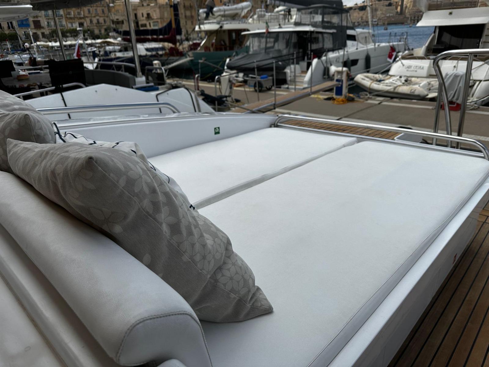 1994 Mangusta 80 Motor Yachts for sale - YachtWorld