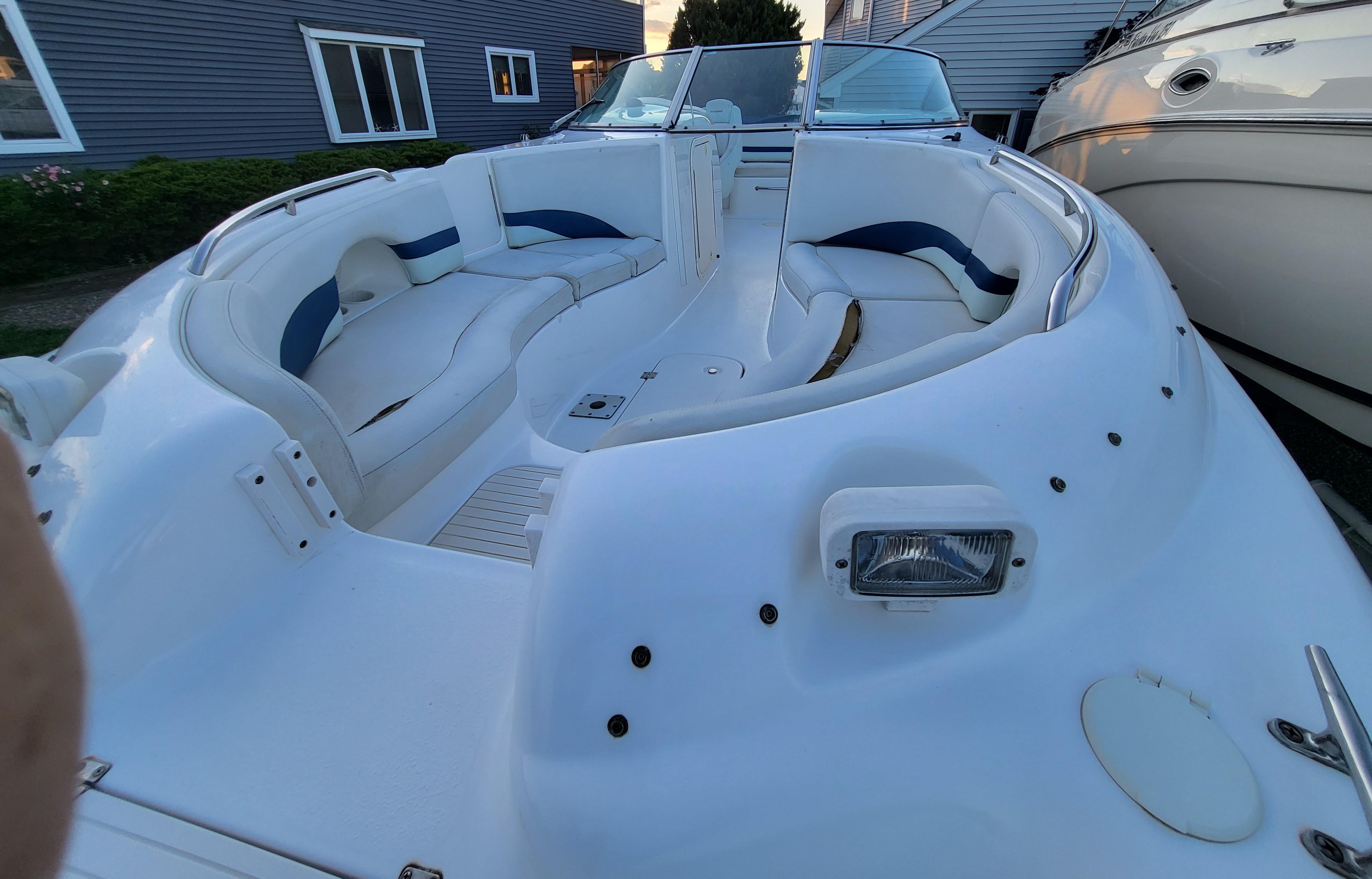 2002 Chaparral Sunesta 233 Deck for sale - YachtWorld