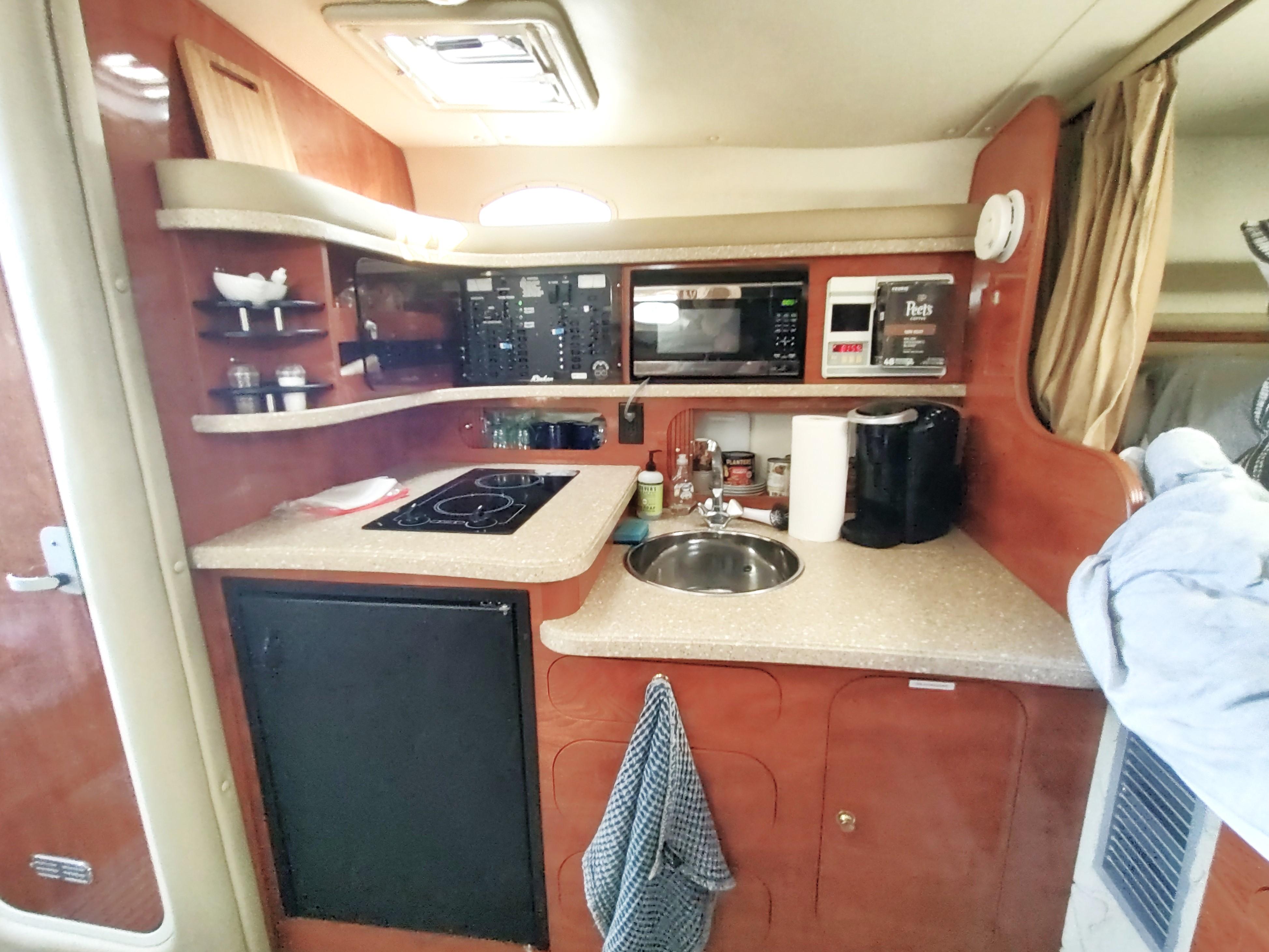 2005 Rinker 342 Fiesta Vee Express Cruiser for sale - YachtWorld