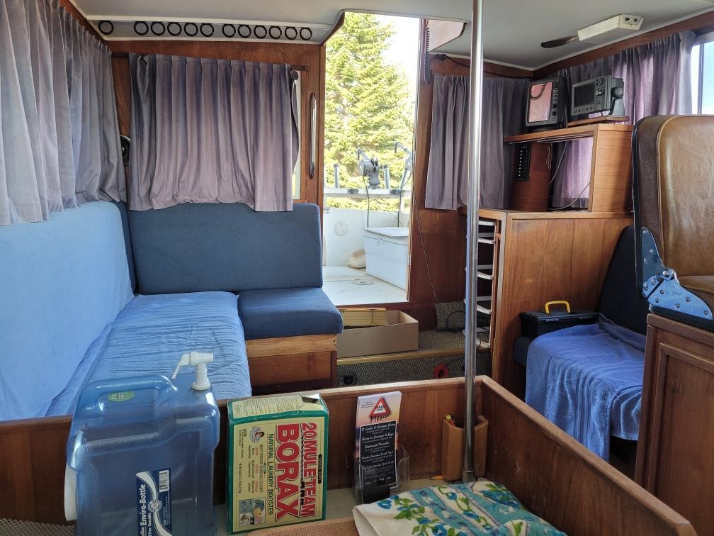 1977 Uniflite 28 Mega Bateaux de plaisance à vendre - YachtWorld