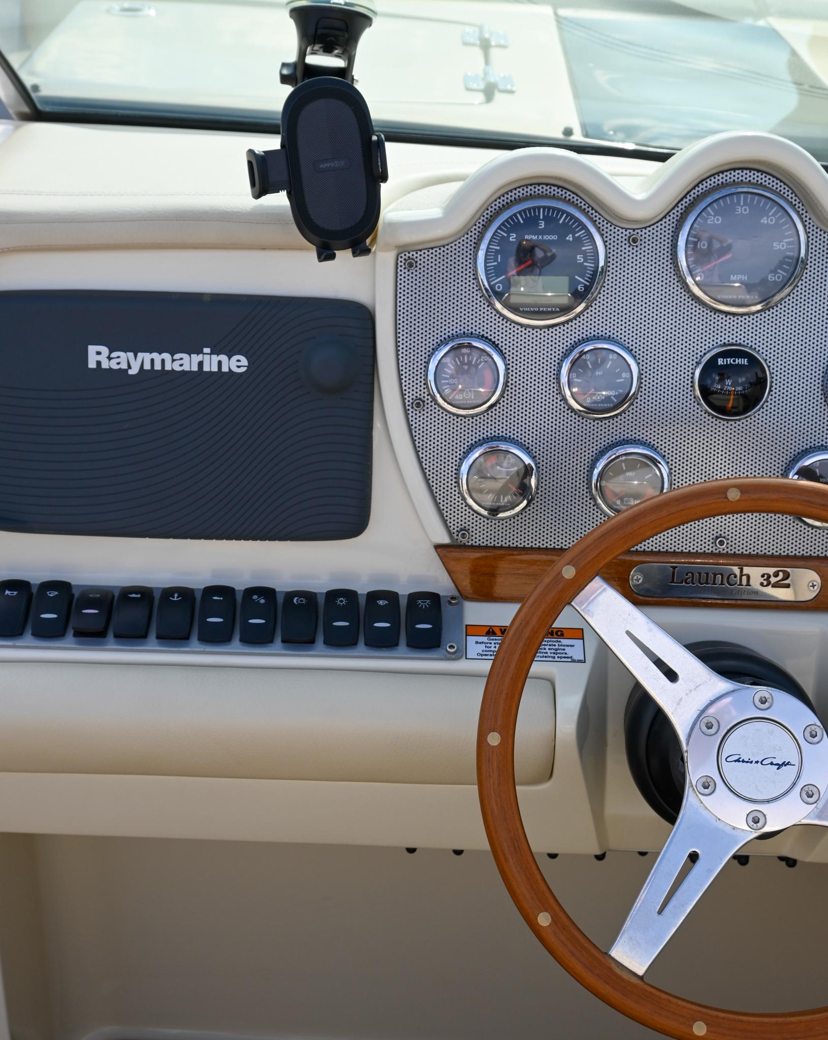 2013 Chris-Craft Launch 32 Bowrider for sale - YachtWorld