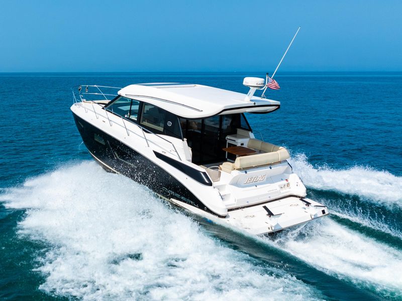 2019 Regal 42 Grande Coupe - Weber Yachts