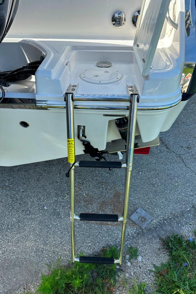 2022 Robalo R230 Center Console Centre Console for sale - YachtWorld