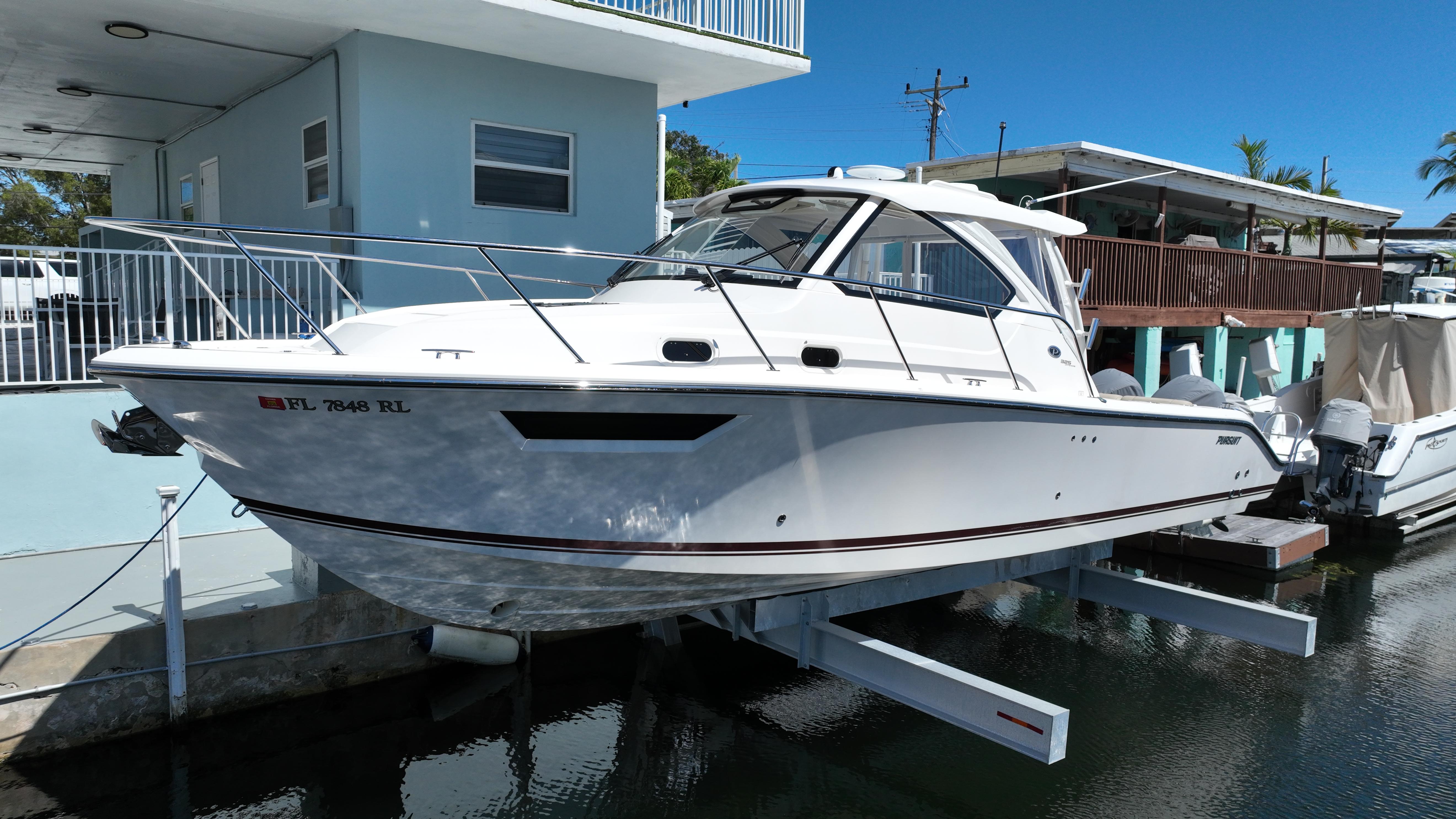 2017 Pursuit 325 Offshore Bateaux cuddy cabin à vendre - YachtWorld