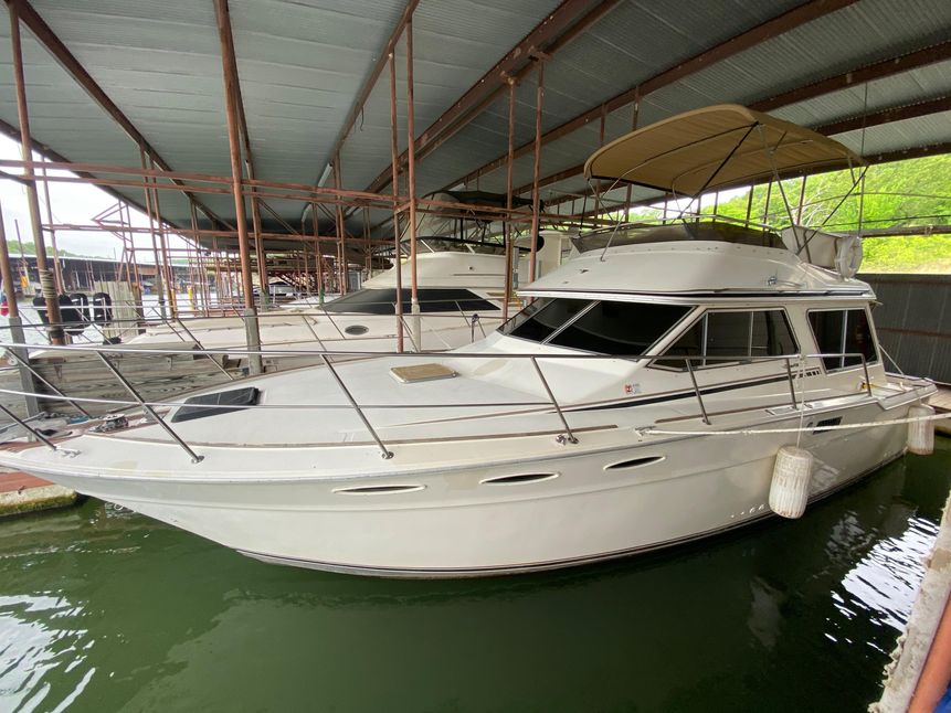 1982 Sea Ray 355T Trawler Trawlers à vendre - YachtWorld