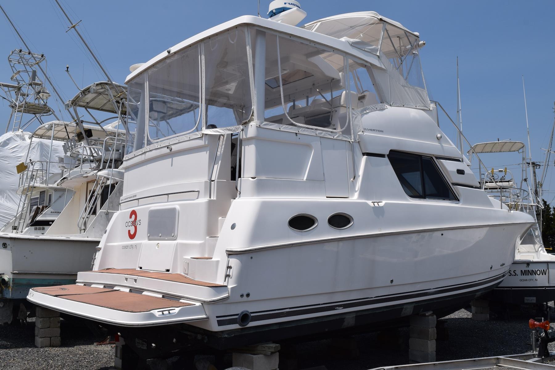 1998 Silverton 372 Motor Yacht Aft Cabin for sale - YachtWorld