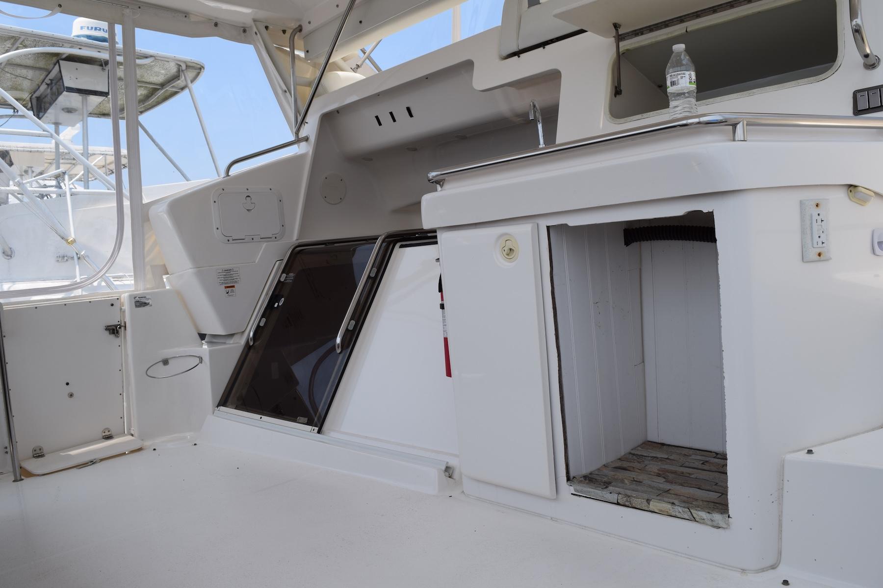 1998 Silverton 372 Motor Yacht Aft Cabin for sale - YachtWorld