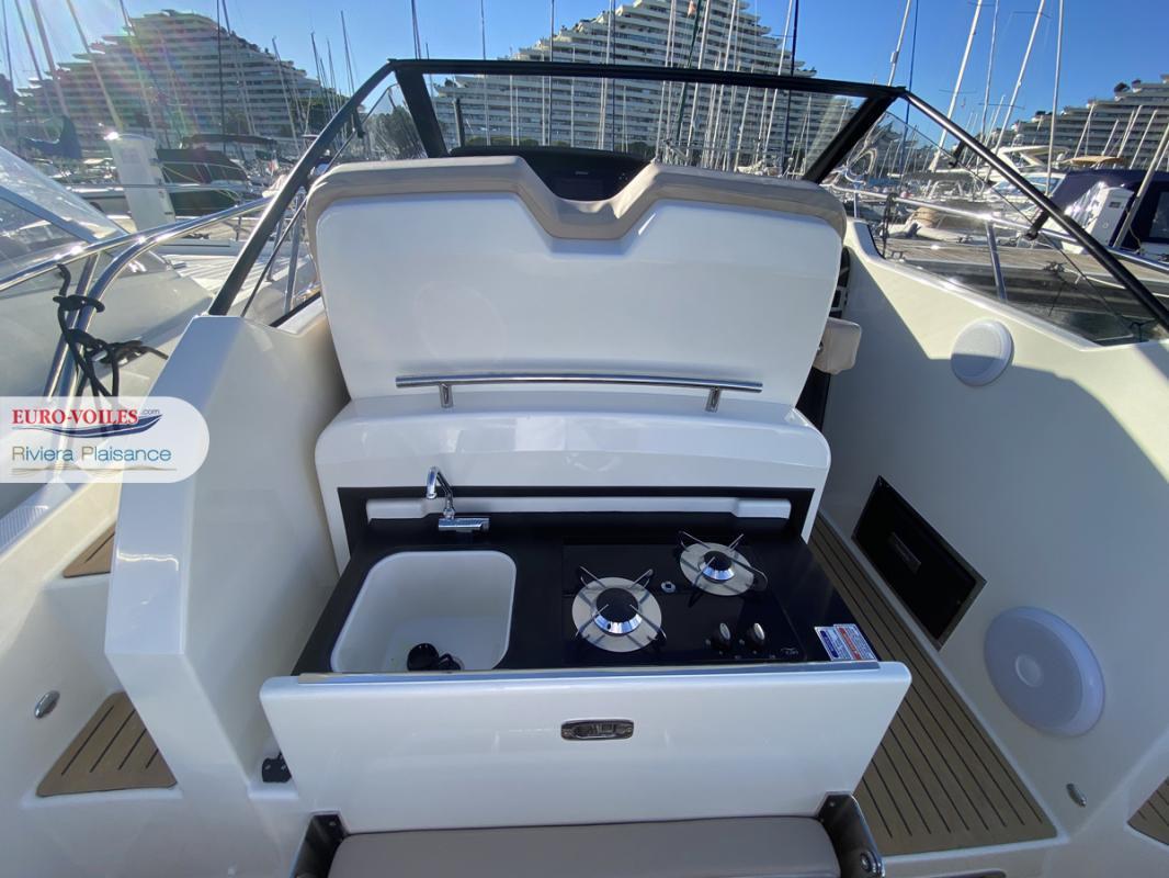 2023 Quicksilver Activ 875 Sundeck Cruiser for sale - YachtWorld