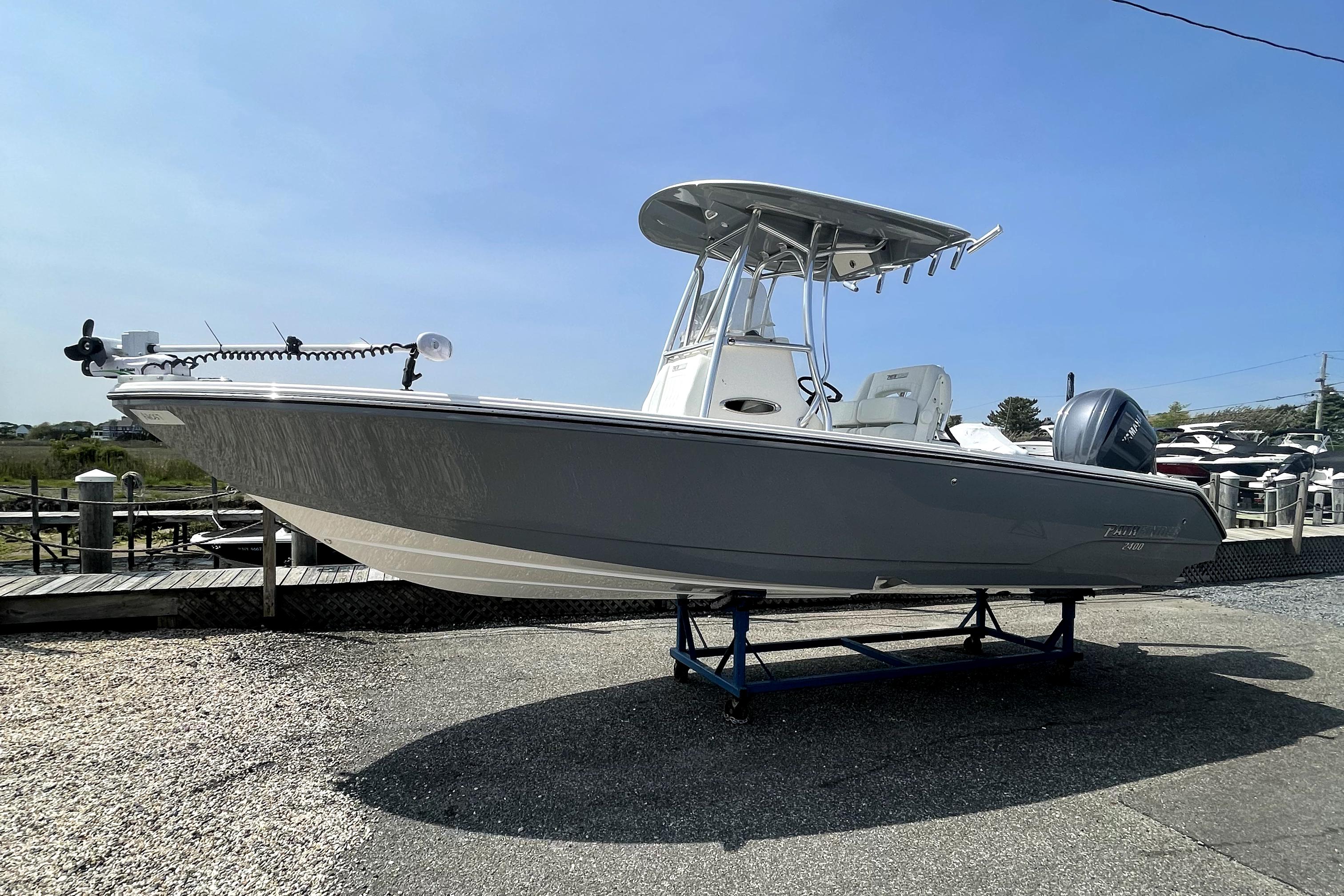 2023 Pathfinder 2400 Open Centre Console for sale - YachtWorld