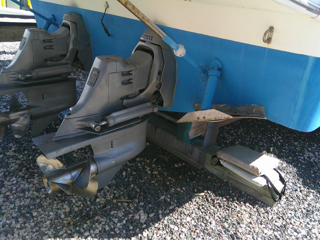 2005 Larson Cabrio 330 Express Cruiser for sale - YachtWorld