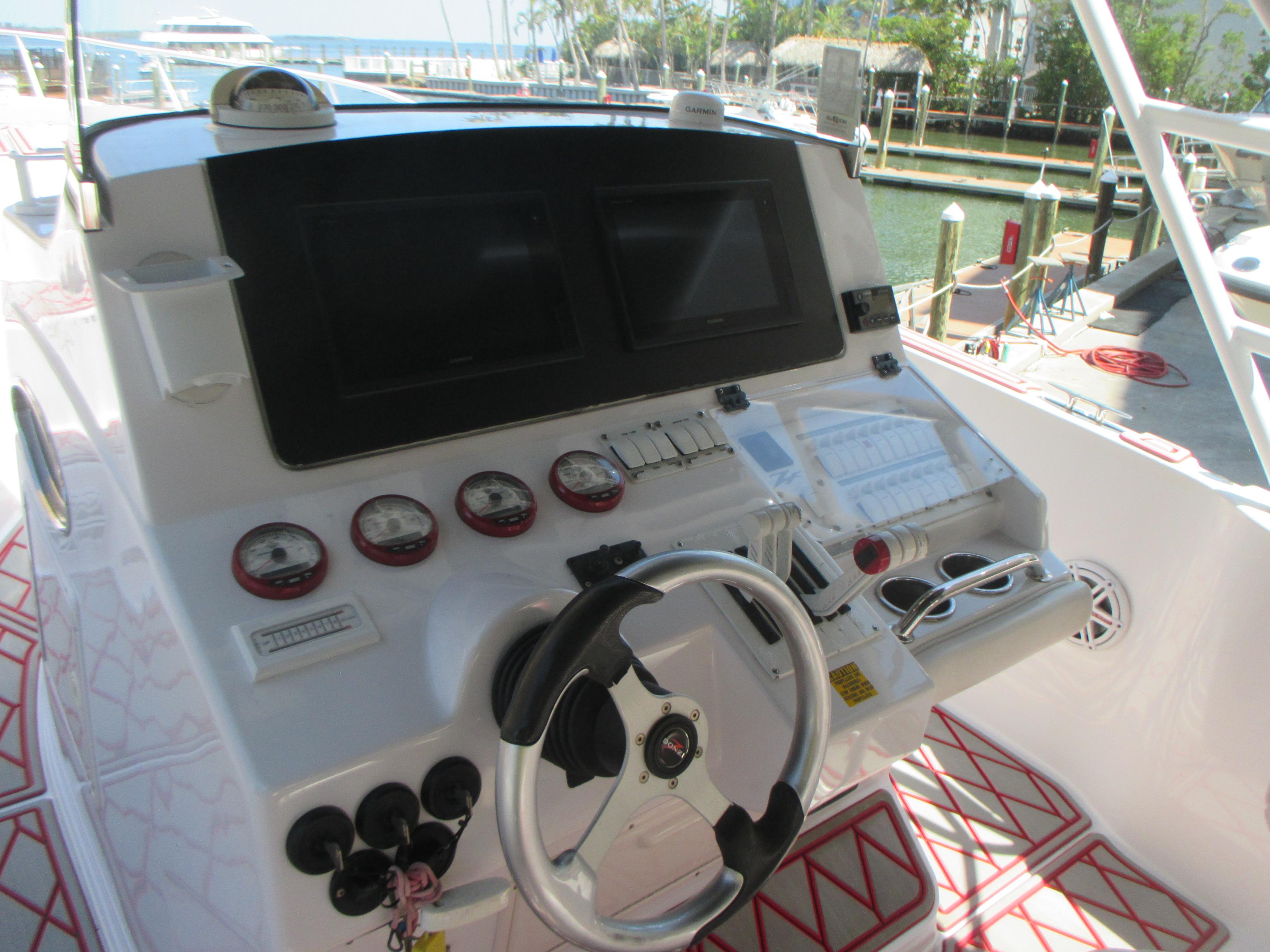 2006 Donzi Daytona ZF Cuddy Center Console for sale - YachtWorld