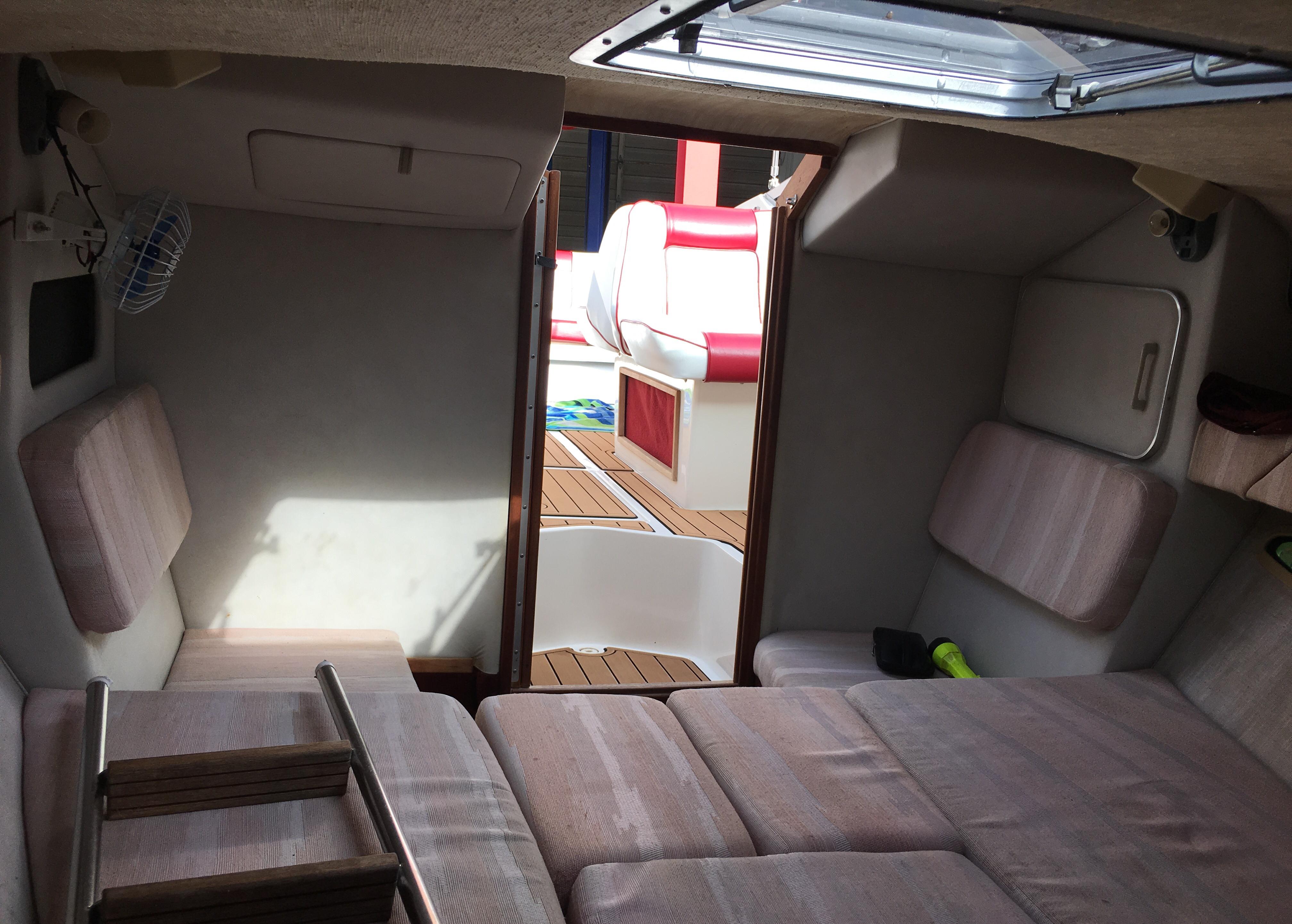 1990 Sea Ray 260 Cuddy Cabin Cuddy Cabin for sale - YachtWorld