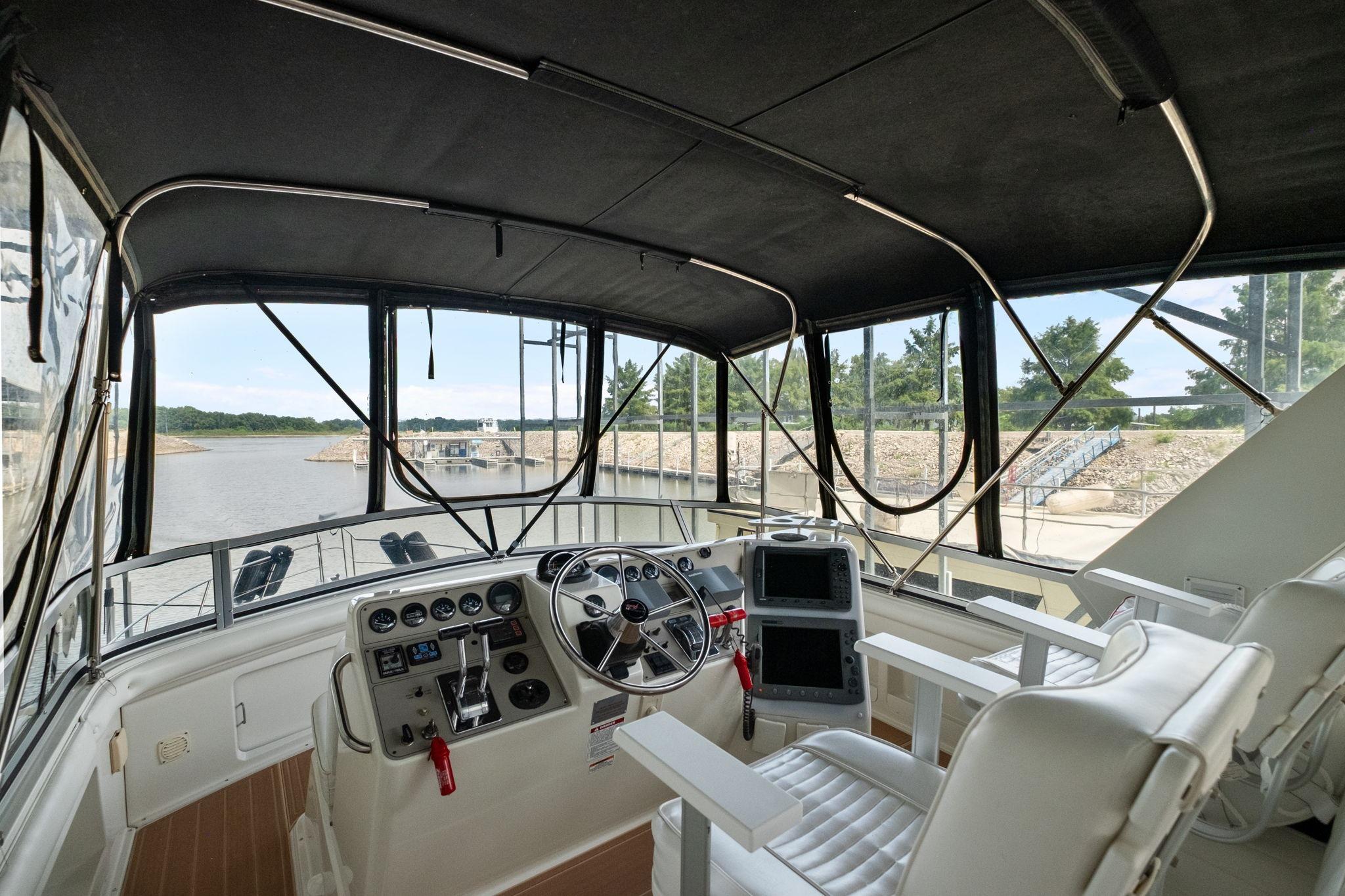 1996 Carver 440 Aft Cabin Motor Yacht Aft Cabin for sale - YachtWorld