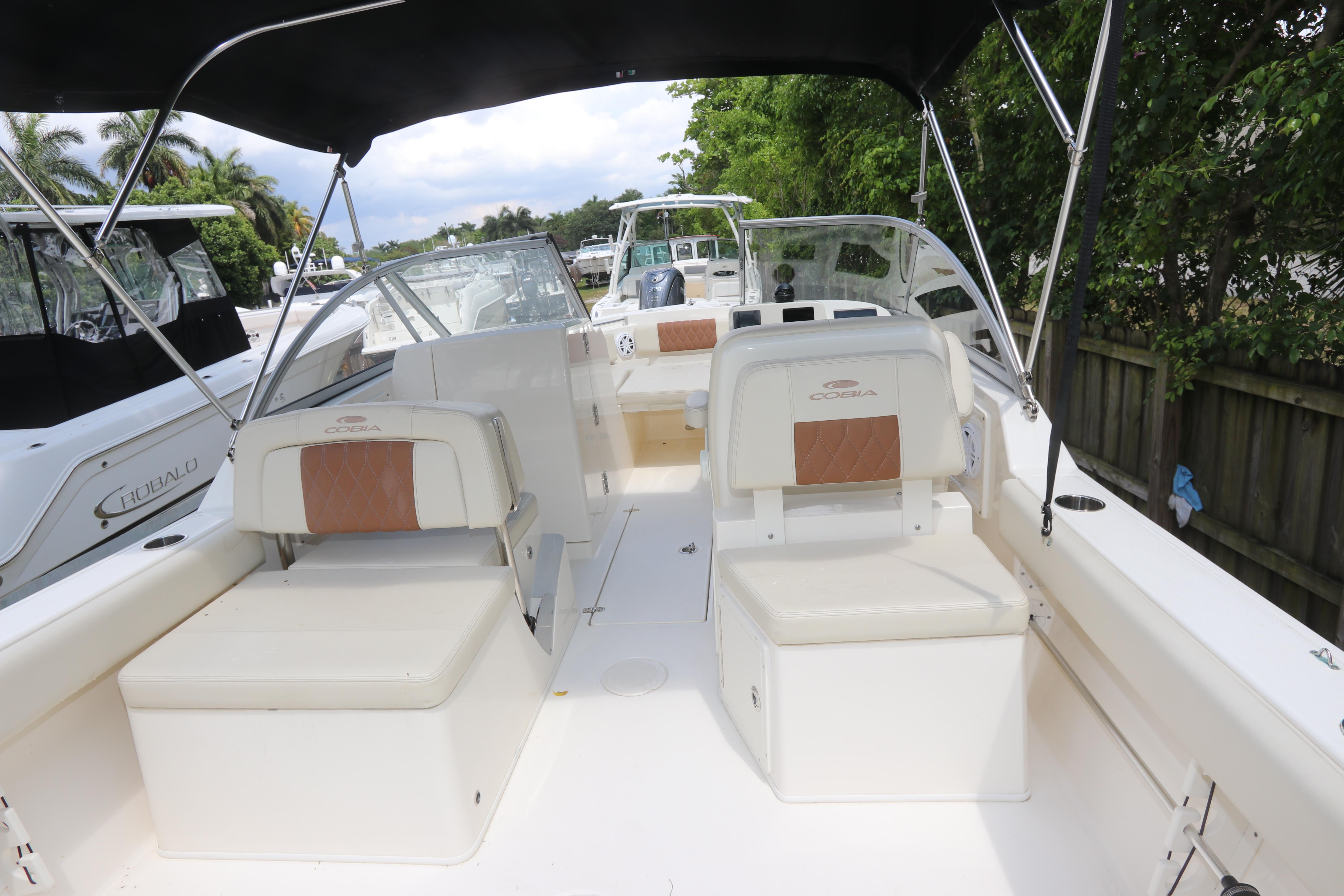 2022 Cobia 220 DC Dual Console for sale - YachtWorld