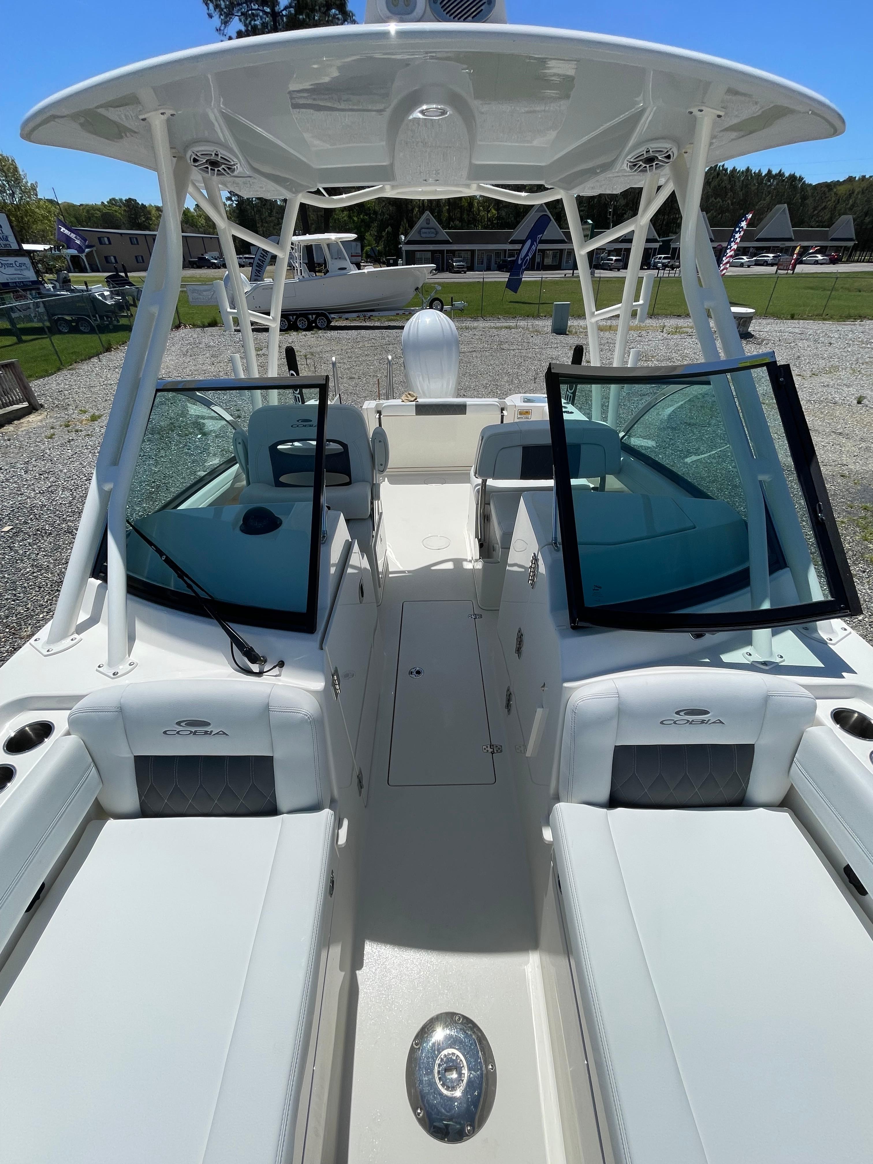 2024 Cobia 240 DC Dual Console for sale - YachtWorld