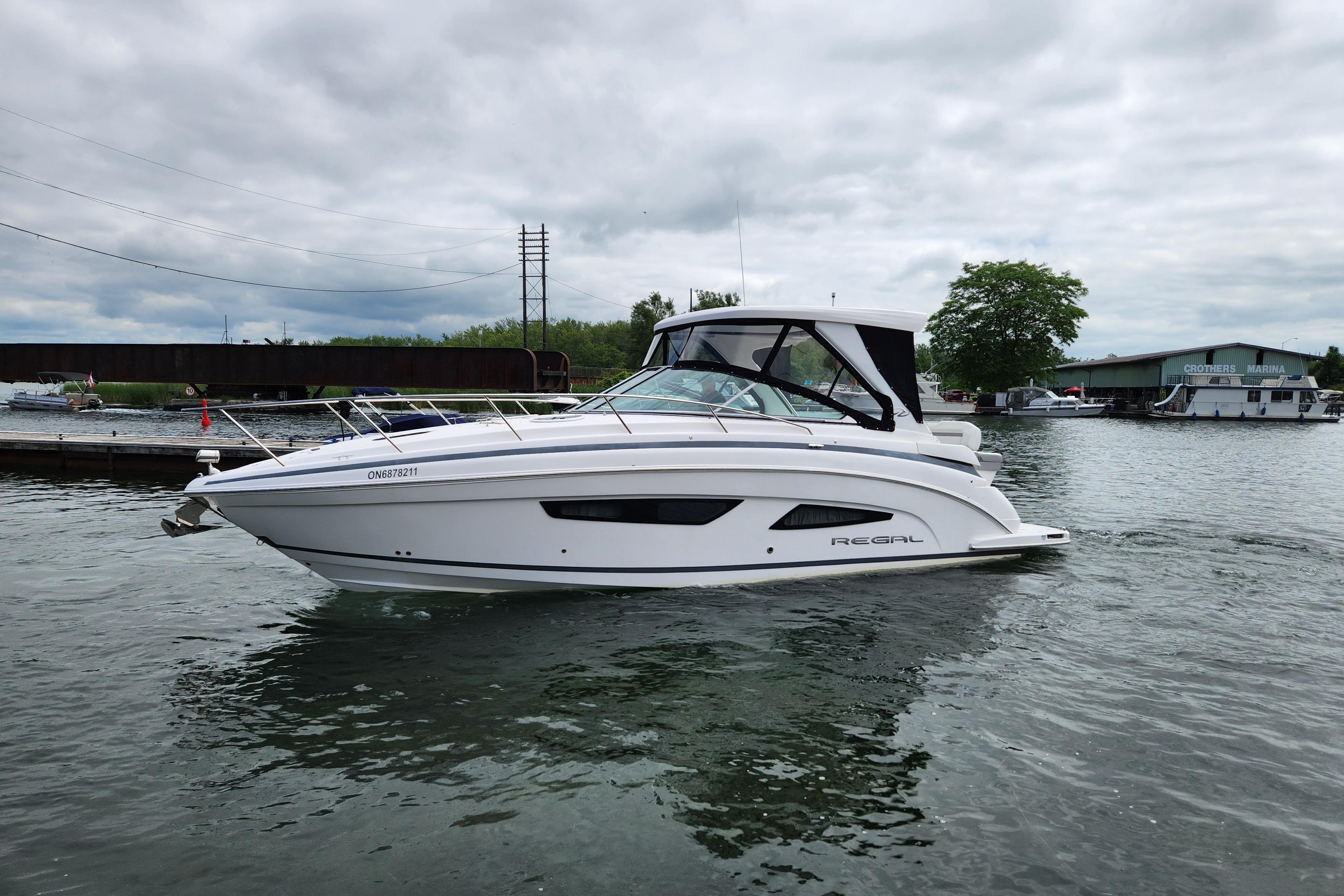 2020 Regal 33 Express Croiseurs rapides à vendre - YachtWorld