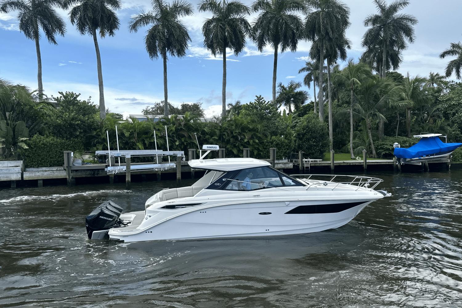 2023 Sea Ray 320 DA OUTBOARD Sports Cruiser for sale - YachtWorld