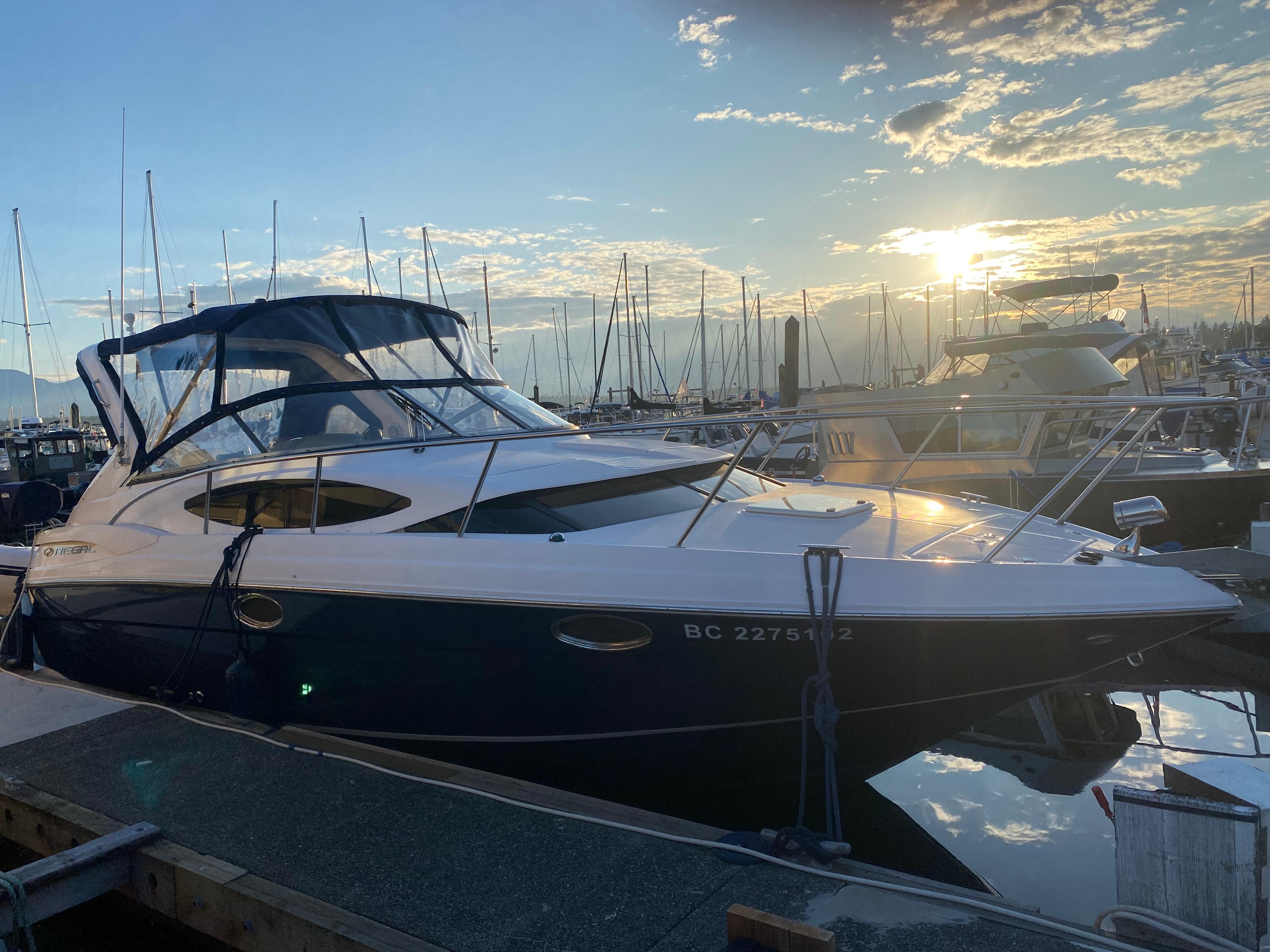 2009 Regal 3060 Window Express Cruiser for sale - YachtWorld