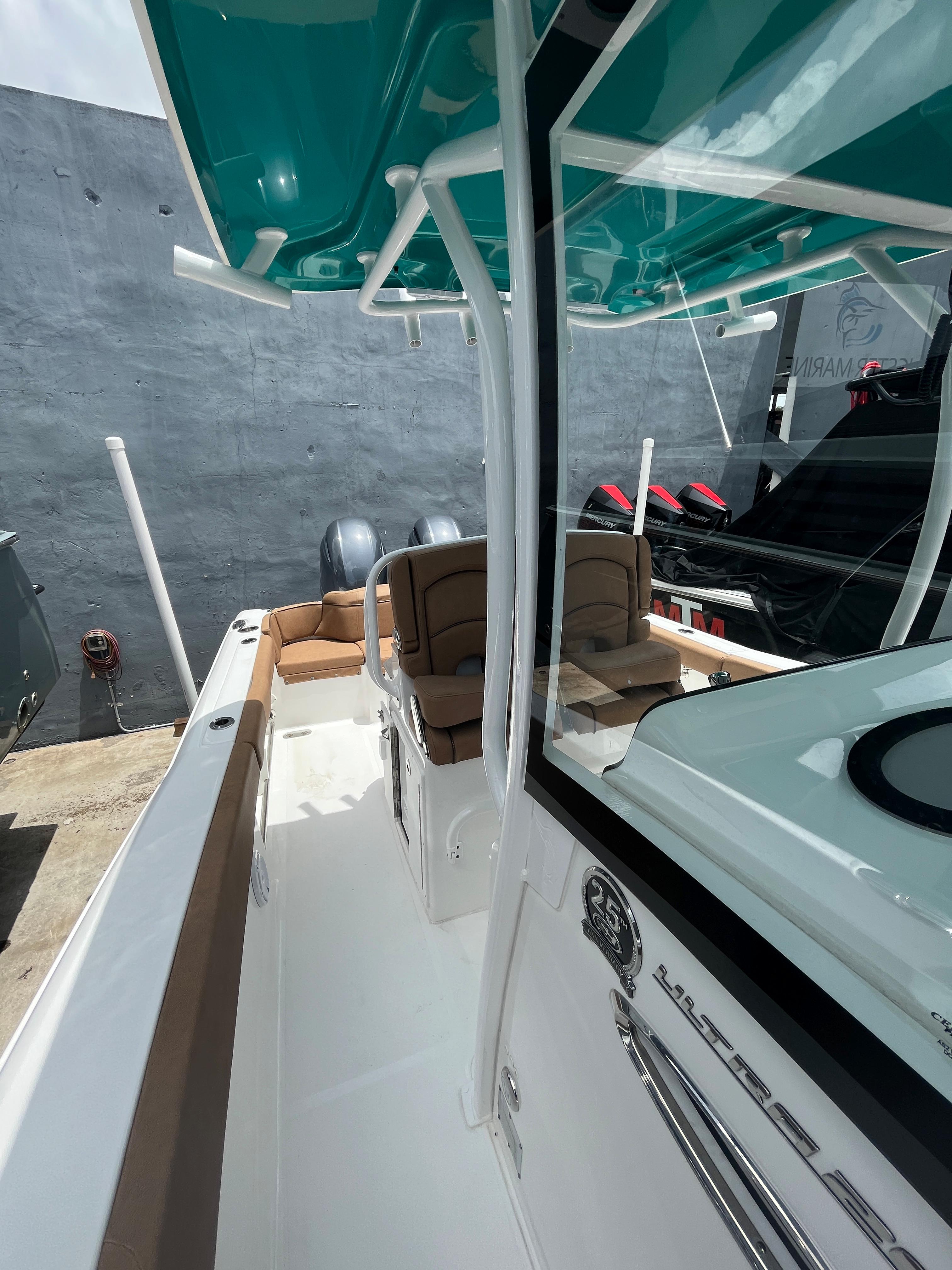 2021 Sea Hunt Ultra 265 SE Centre Console for sale - YachtWorld