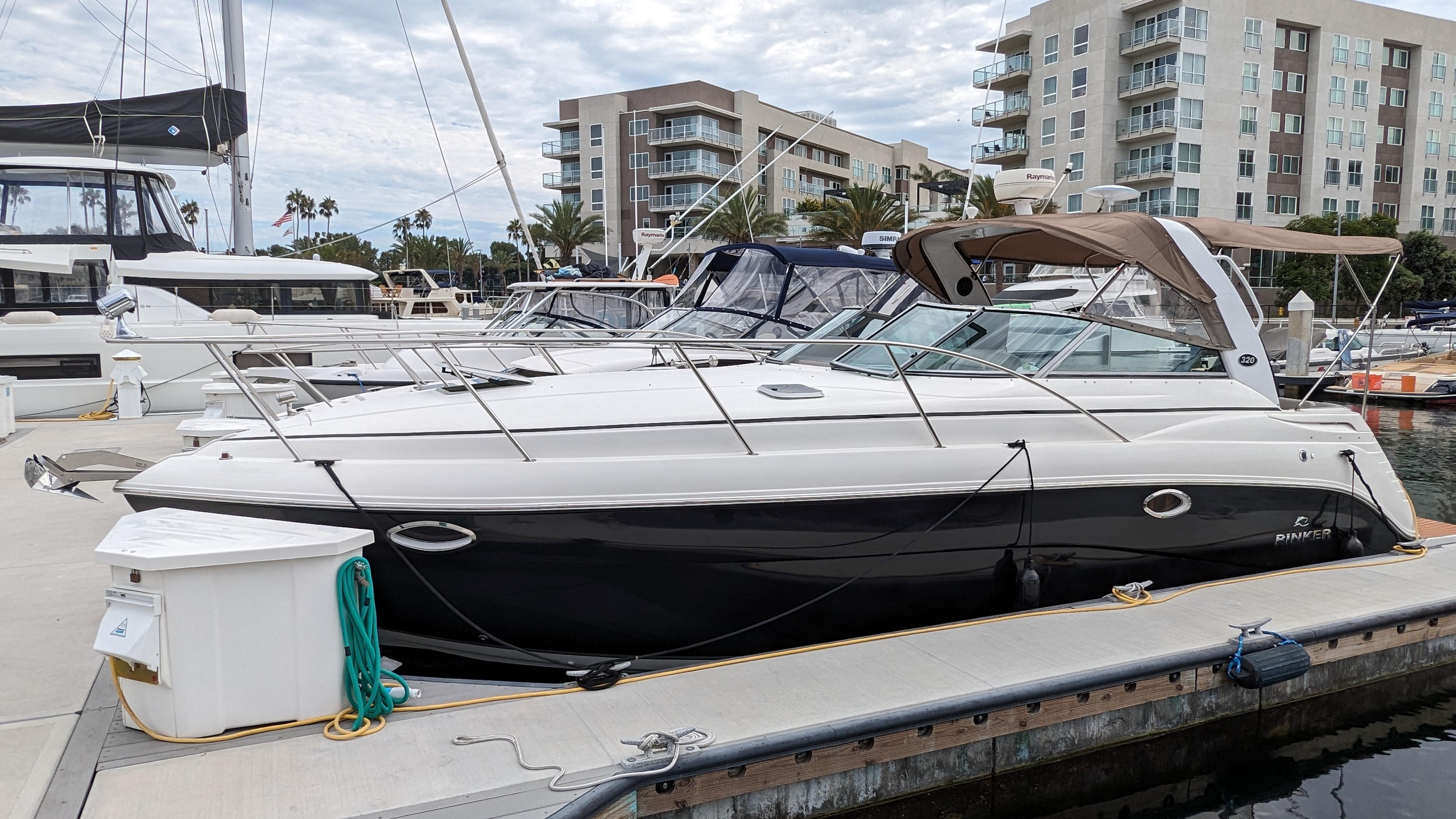 2006 Rinker 320 Express Cruiser Cruiser for sale - YachtWorld