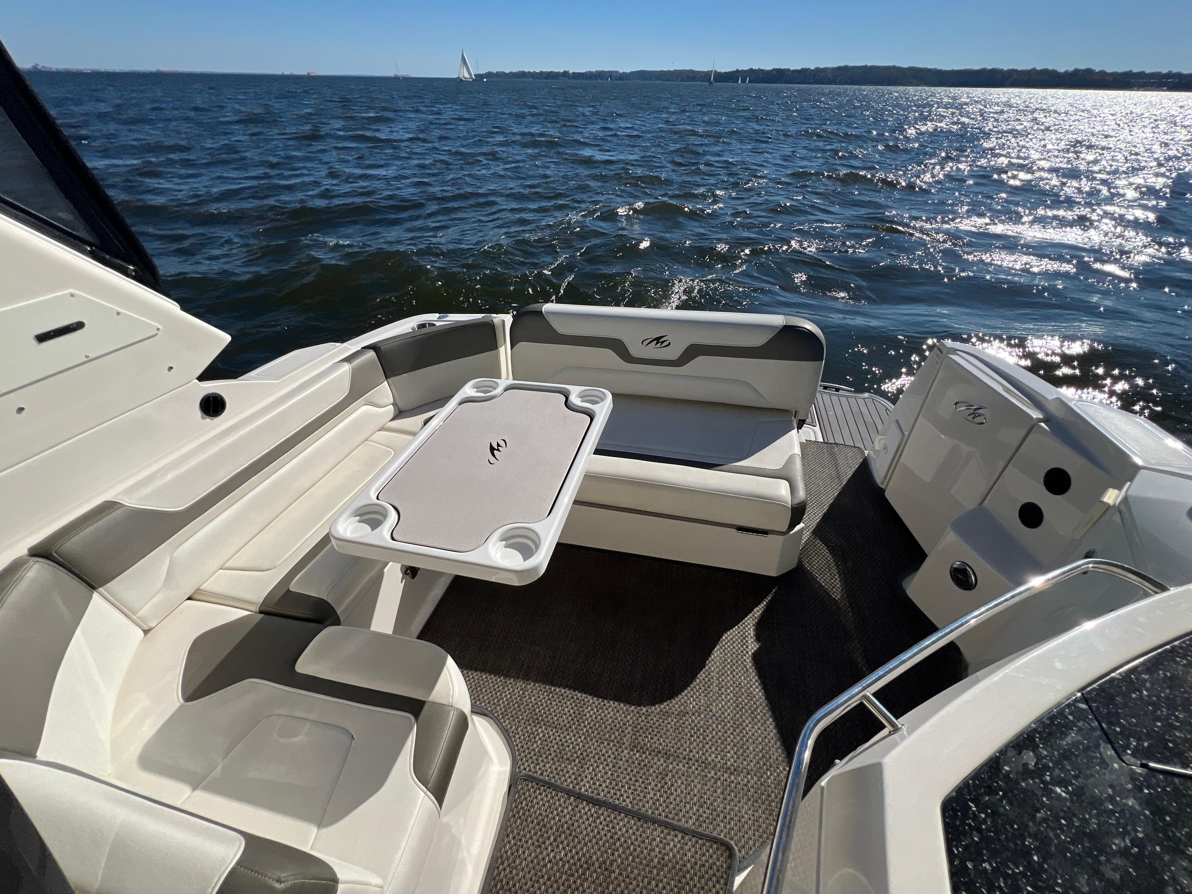 2014 Monterey 320 Sport Yacht Cruiser for sale - YachtWorld