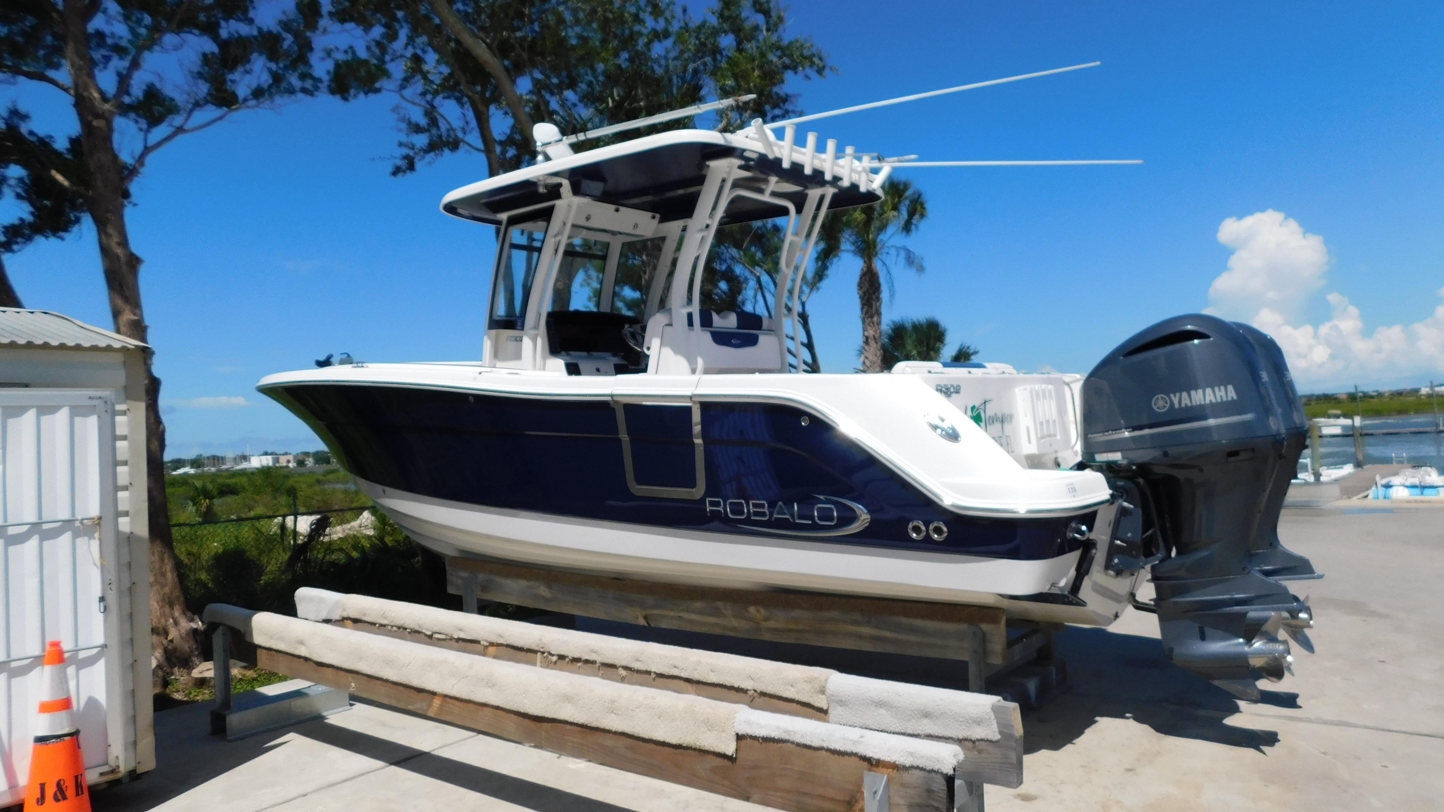 2020 Robalo R302 Center Console Center Console for sale - YachtWorld